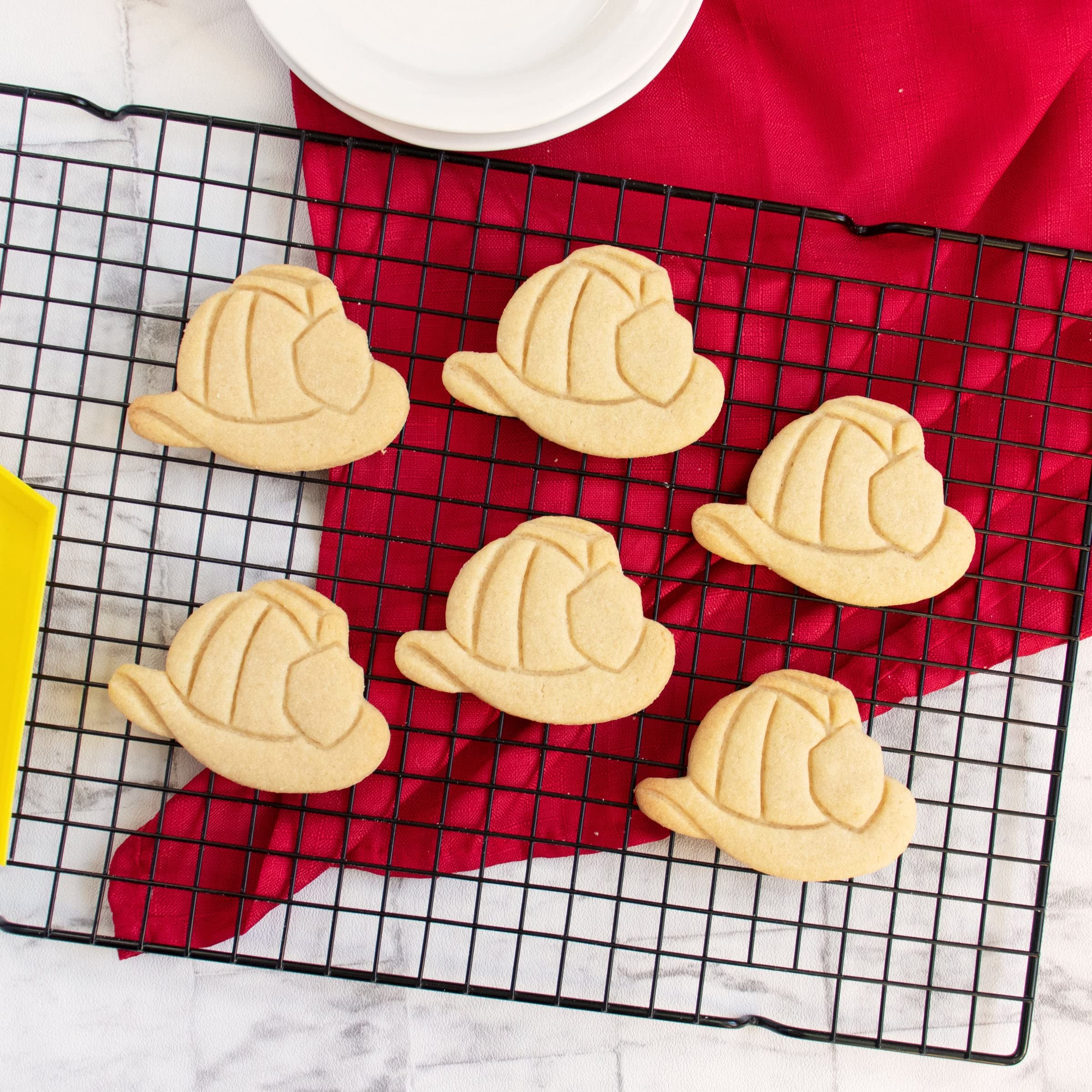 Fire Helmet cookie cutter, 1 piece - Bakerlogy