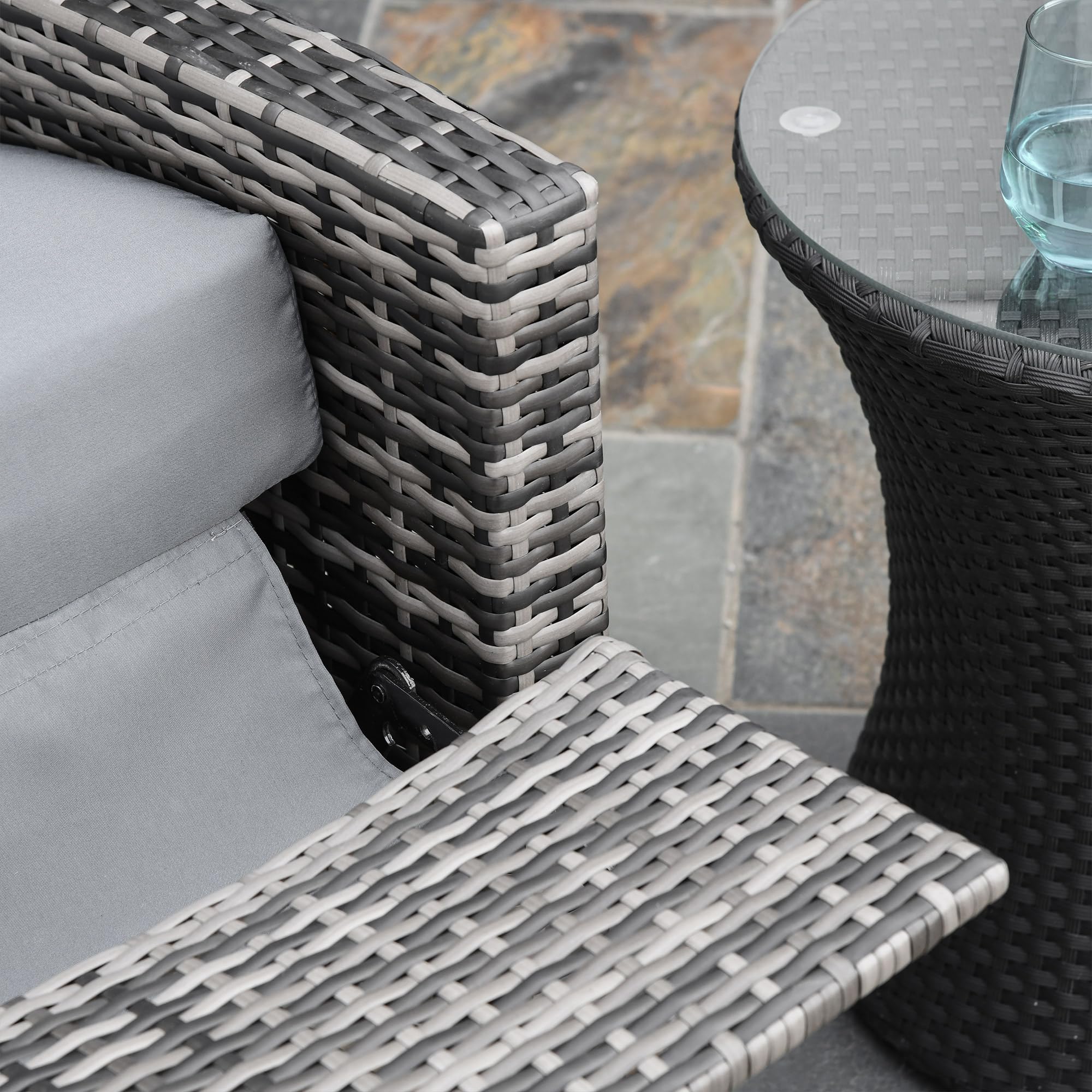 Outsunny Outdoor Wicker Swivel Recliner Chair, Reclining Backrest, Lifting Footrest, 360° Rotating Basic, Water Resistant Cushions for Patio, Grey