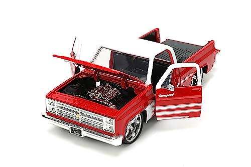 Just Trucks 1:24 1985 Chevy C10 Die-Cast Truck w/Tire Rack, Toys for Kids and Adults(Red/White)