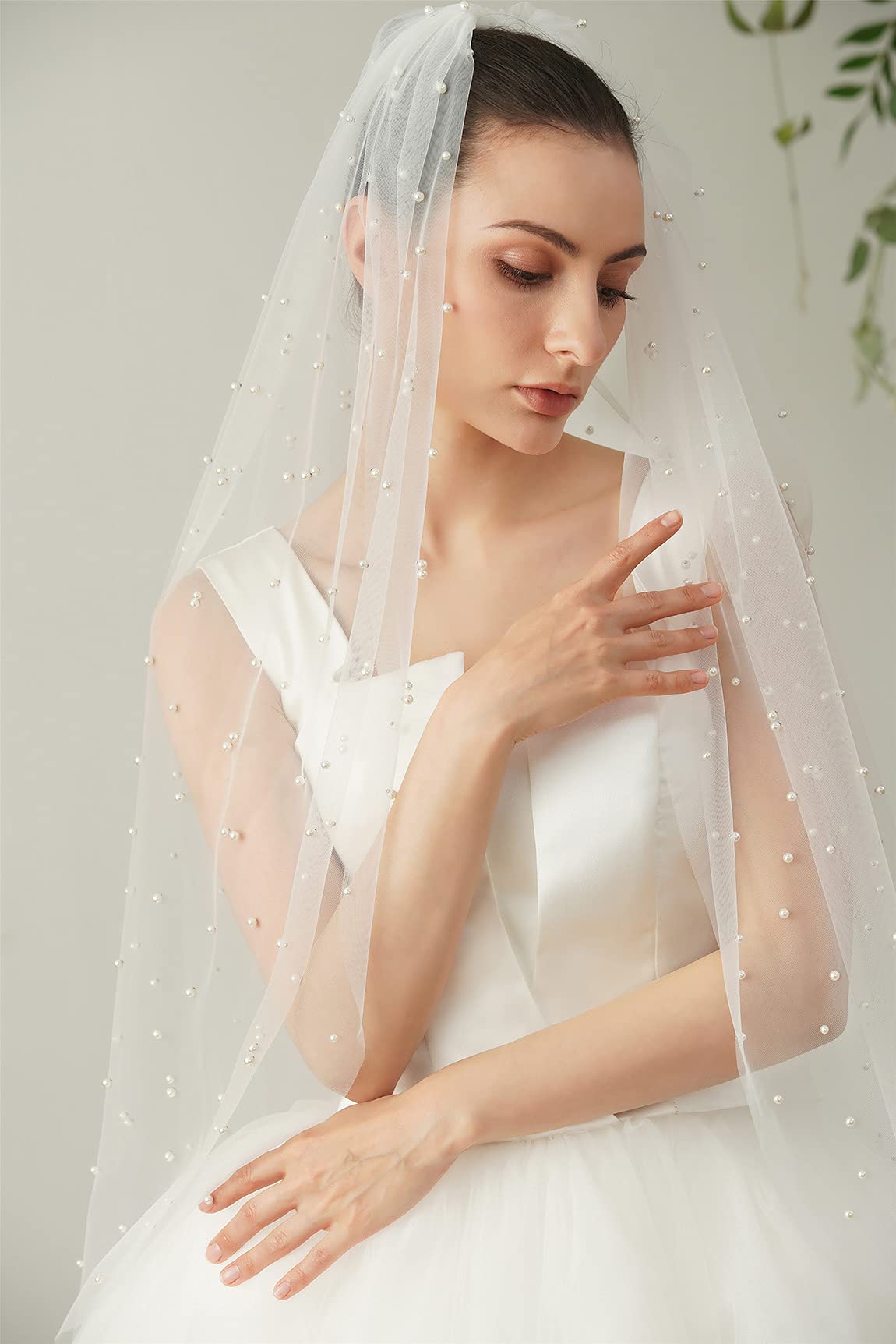 ELAWBTY Womens 1 Tier Fingertip Length Pearl Wedding Bridal Veil With Comb X06 Ivory