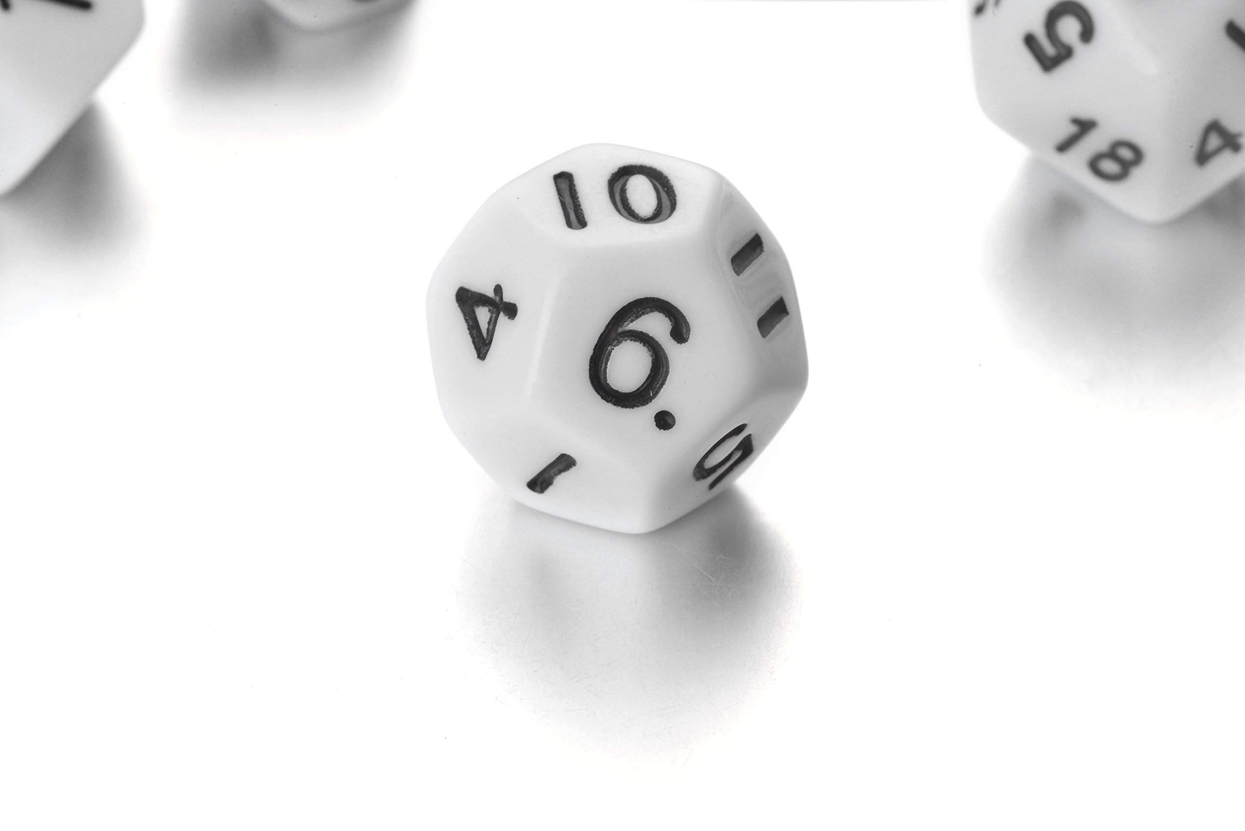 REINDEAR 7 Die Polyhedral Role Playing Game Dice Set with Treasure Chest Dice Container (White)
