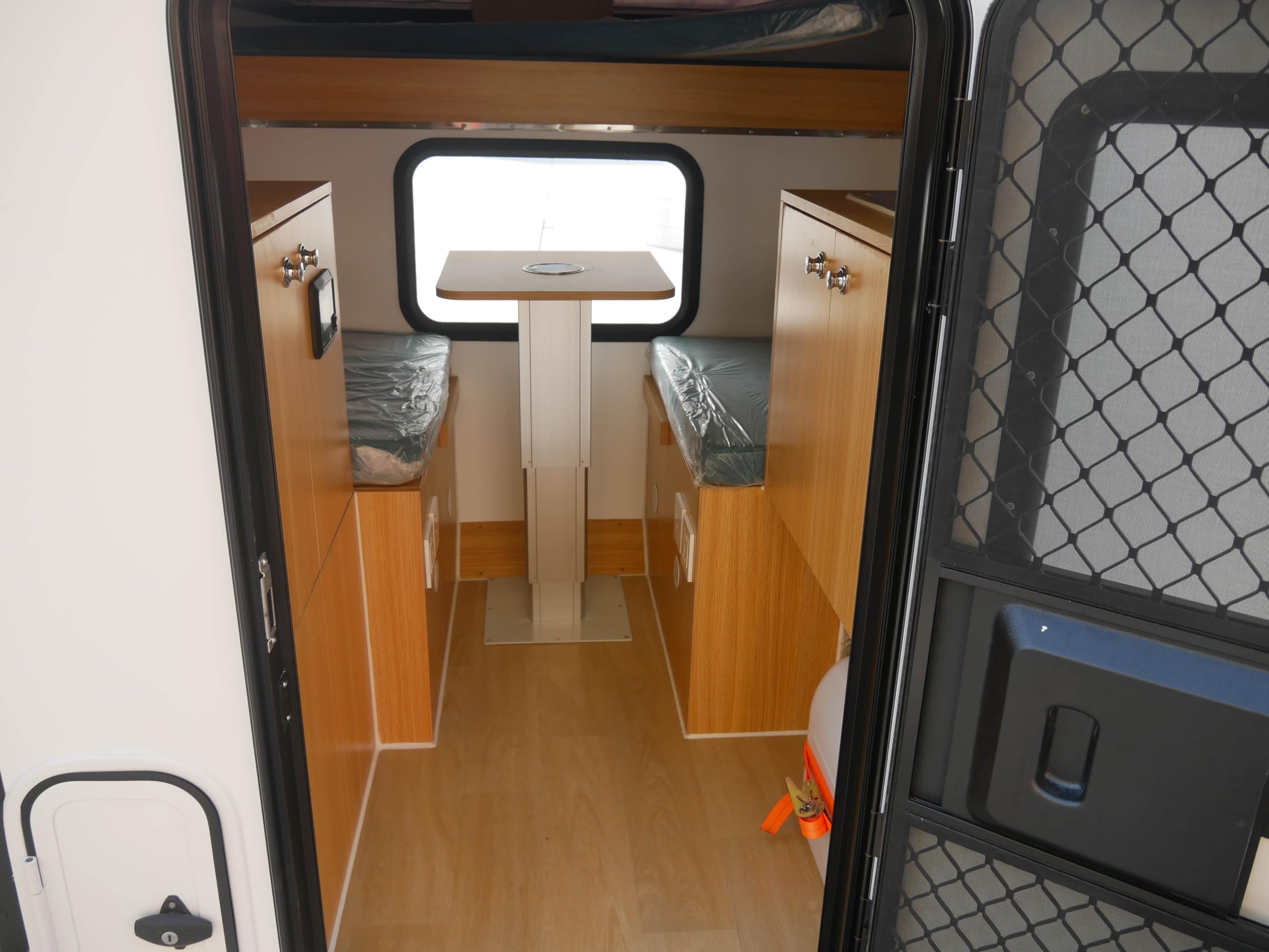 Pop-Up Truck Camper with Sliding Queen Size Bed/Sofa Bed/Bathroom and Kitchen., White