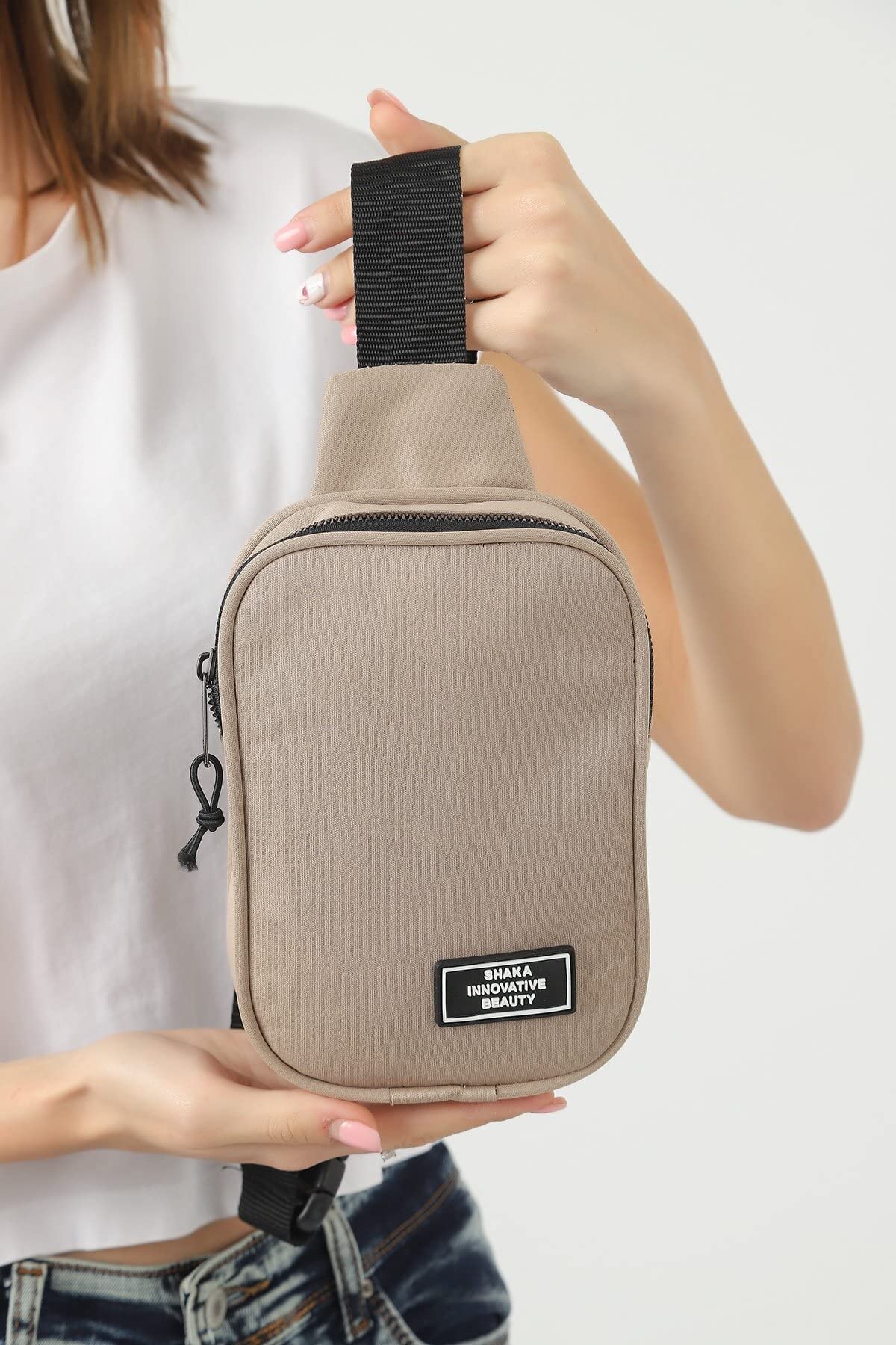 Fashion Crossbody Purse For Women, Small Lightweight with Adjustable Shoulder Strap, Cute Summer Clutch, Everyday Essential (Soft Brown)