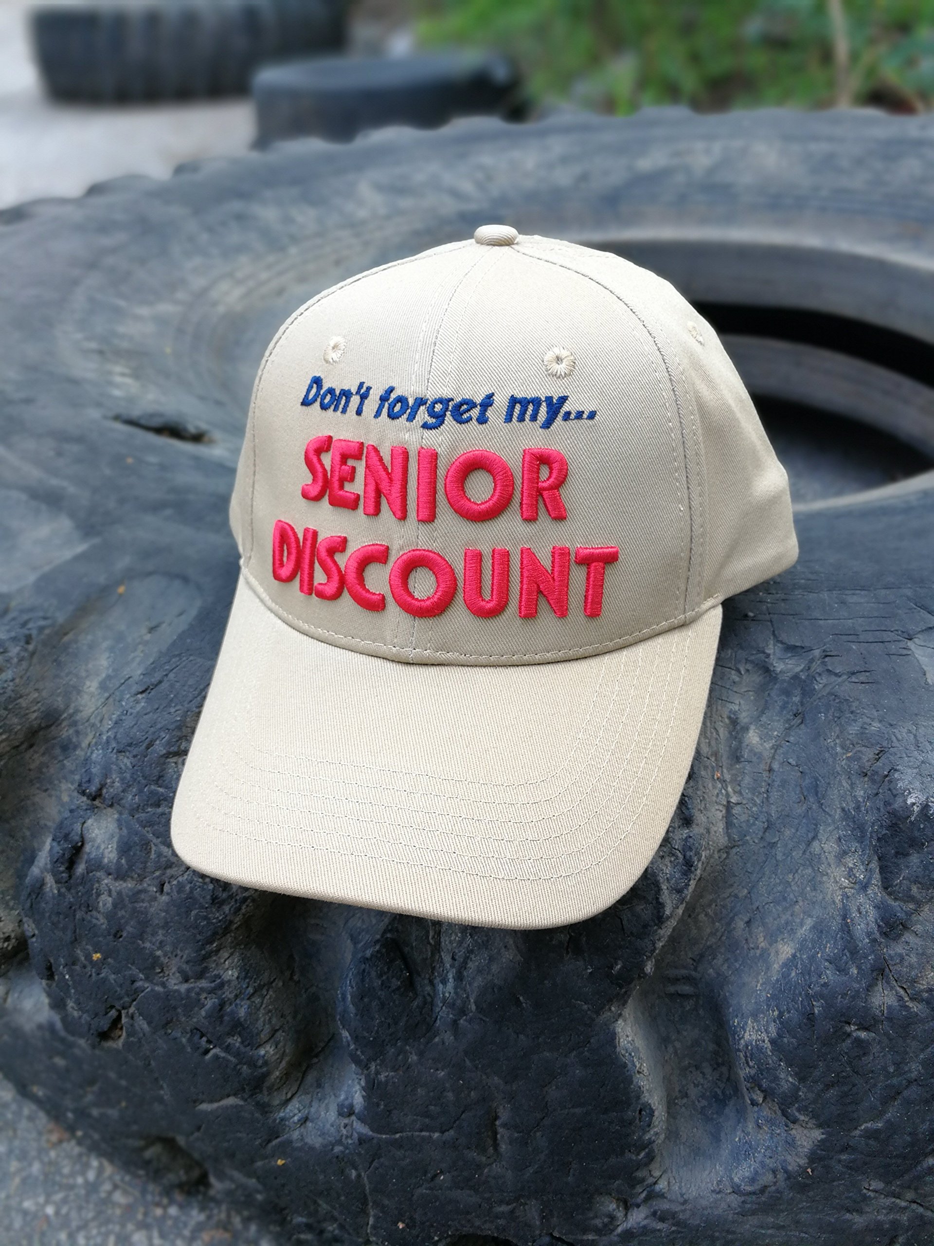 Eakanh Birthday Baseball Cap, Don't Forget My Senior Discount Hat for Dad Grandpa Elders Father's Grandparents Beige