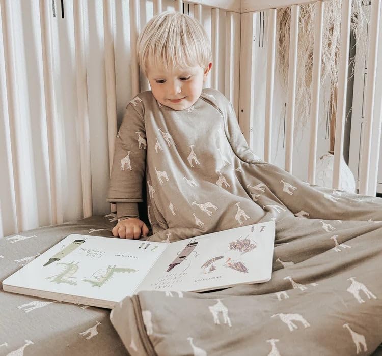 GUNAMUNA Unisex Baby Long-Sleeve Wearable Sleep Bag, 1.0 TOG, Ultra Soft Rayon, Baby Shower Present, Twinkle, 3-9 Months