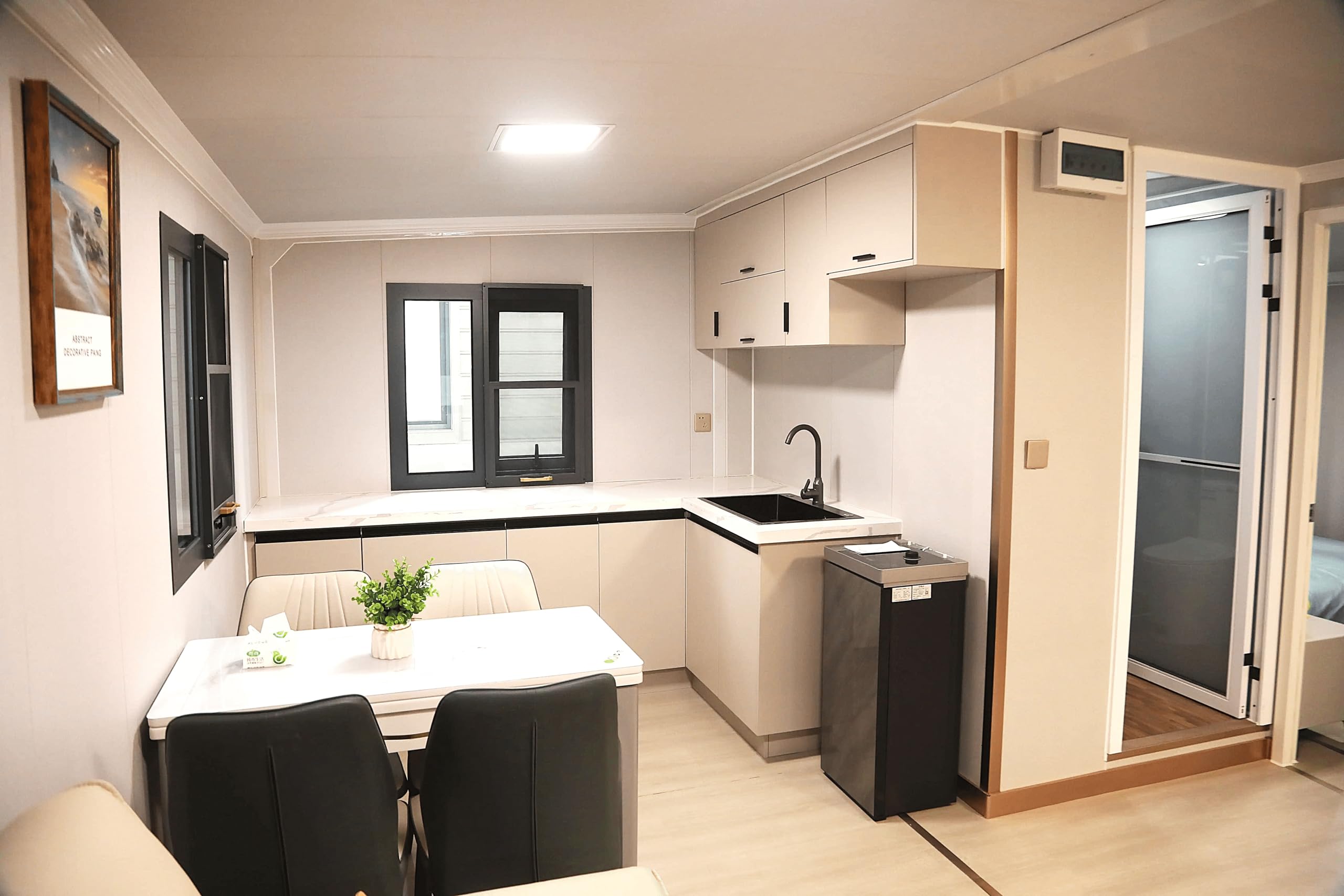 Generic Prime Manor 20 FT Luxury Easy to Assemble 2 Bedroom Modular Home with1Fully Equiped Bathroom and Kitchen Prefabricated Foldable/Expandable Mobile Home with Steel Frame, Wood Grained, Pwch1