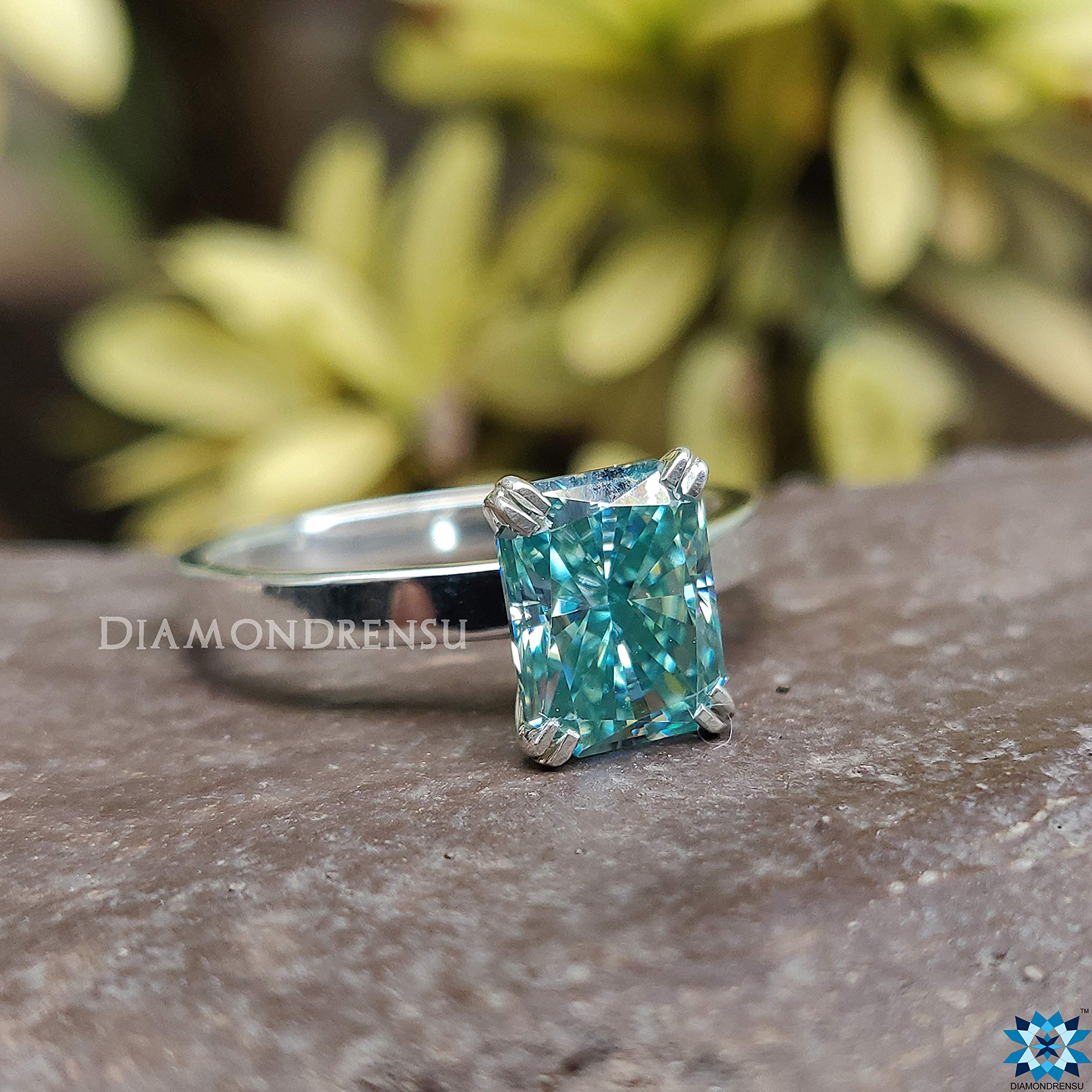 Diamondrensu Solitaire Engagement Ring, 1.81 CT Radiant Green Moissanite Diamond Ring, Wedding Ring, Anniversary Ring for Her, 10K Rose Gold, Ring Size 4.5 US