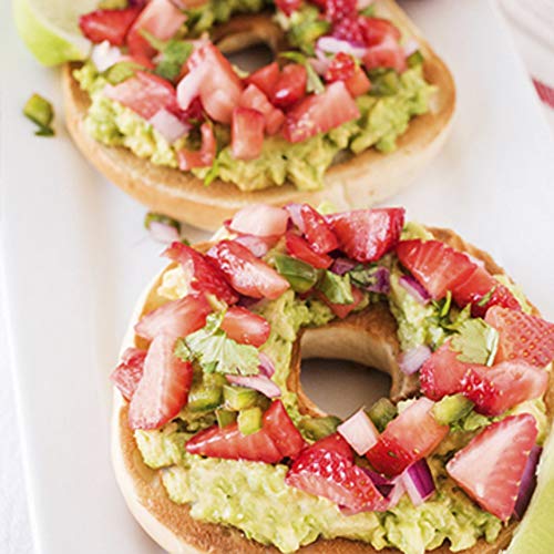 Each package of 6 Thomas' Plain Bagels are classically delicious. Great on their own, or with sandwiches and sweet snacks.