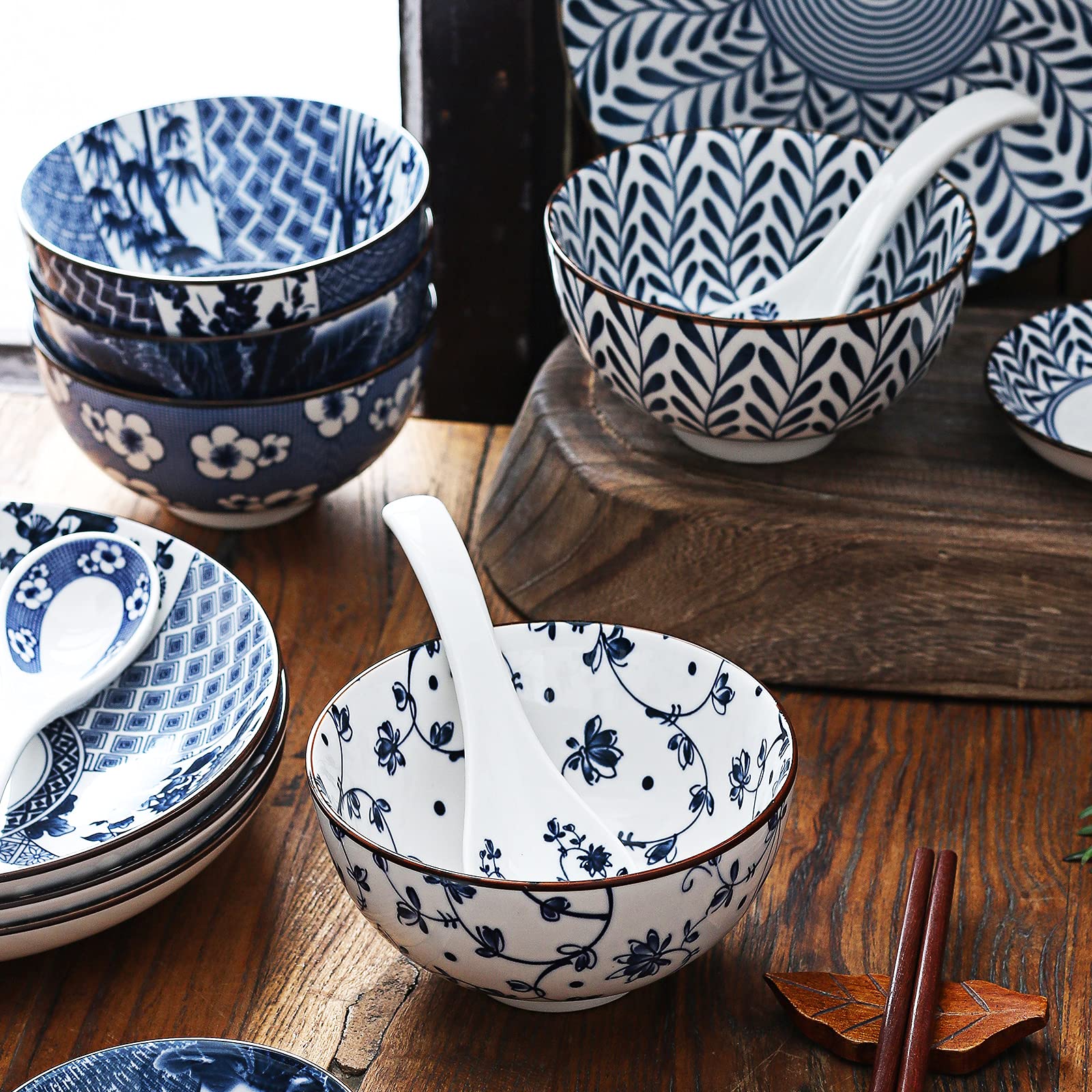 Gegong Blue and White Porcelain Dinnerware Set, Dishes, Bowl, Spoon, Chopsticks, Service for 1, Colorful Glazed Ceramic Set, Gift Box Packaging (Tang Grass)