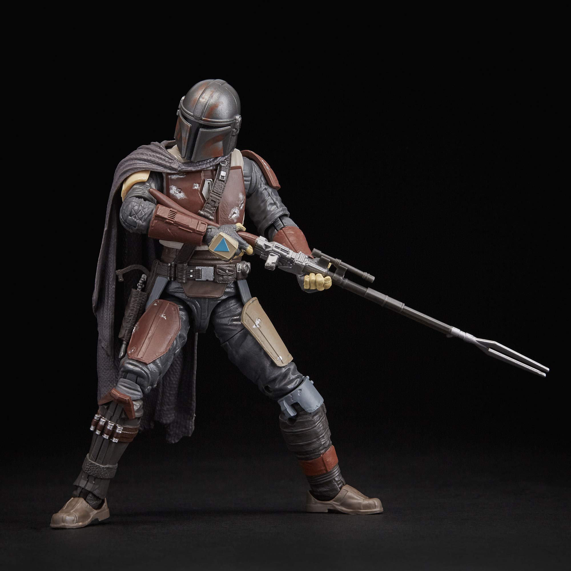 STAR WARS The Black Series The Mandalorian Toy 6" Scale Collectible Action Figure, Toys for Kids Ages 4 & Up