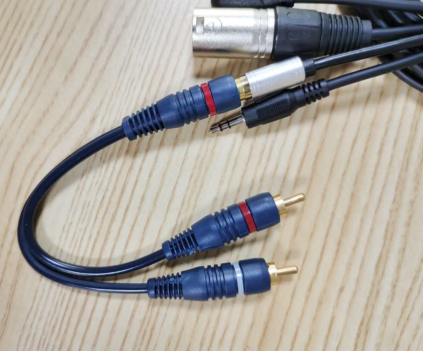 Firefly DJ "Genius Audio Splitter Cable - Mic-Enabled Universal Analog Output for Smartphones, Tablets and laptops