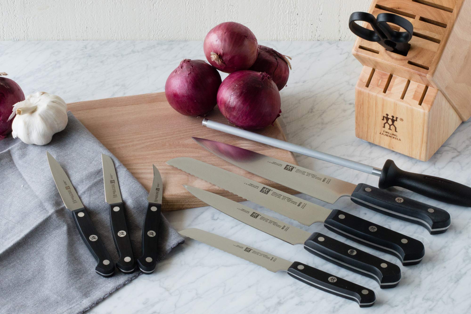 HENCKELS Zwilling gourmet 10-pc knife block set, 3.15 Pound, Black/Stainless Steel (36131-005)