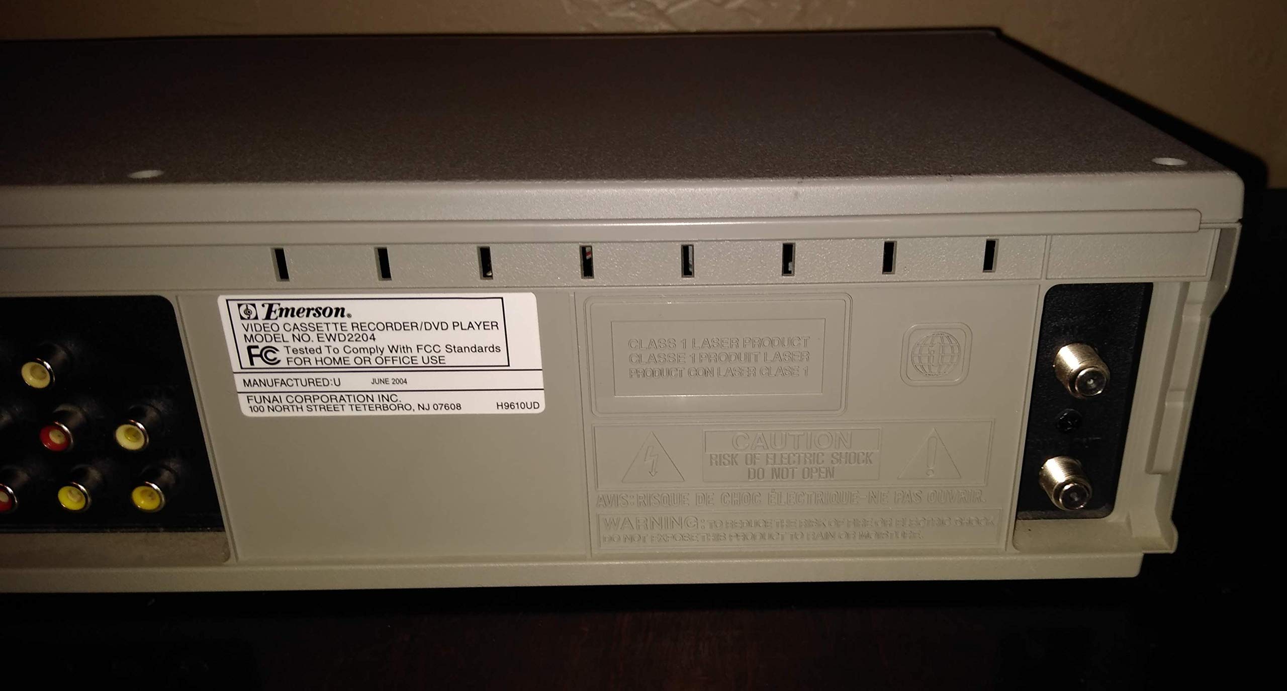 Emerson EWD2204 DVD/VCR Combo DVD Video Cassette Recorder Player 4 Head 19 Micron Head