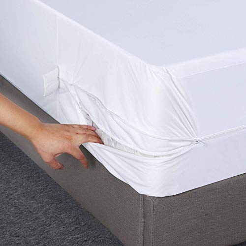 Utopia Bedding Zippered Mattress Encasement Twin - 100% Waterproof and Bed Bug Proof Mattress Protector - Absorbent, Six-Sided Mattress Cover (Pack of 2)