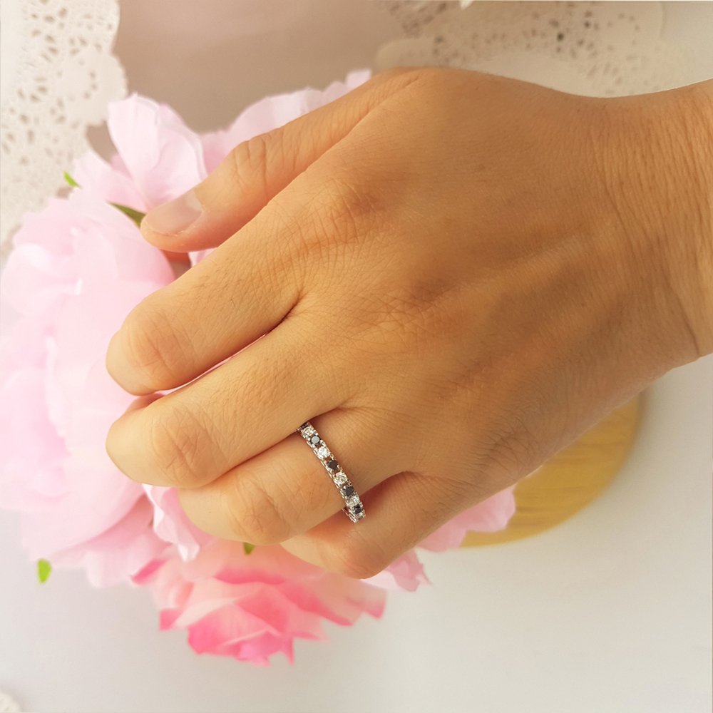 Dazzlingrock Collection 1.00 Carat (ctw) 18K Round White And Black Diamond Eternity Stackable Wedding Band, White Gold, Size 5