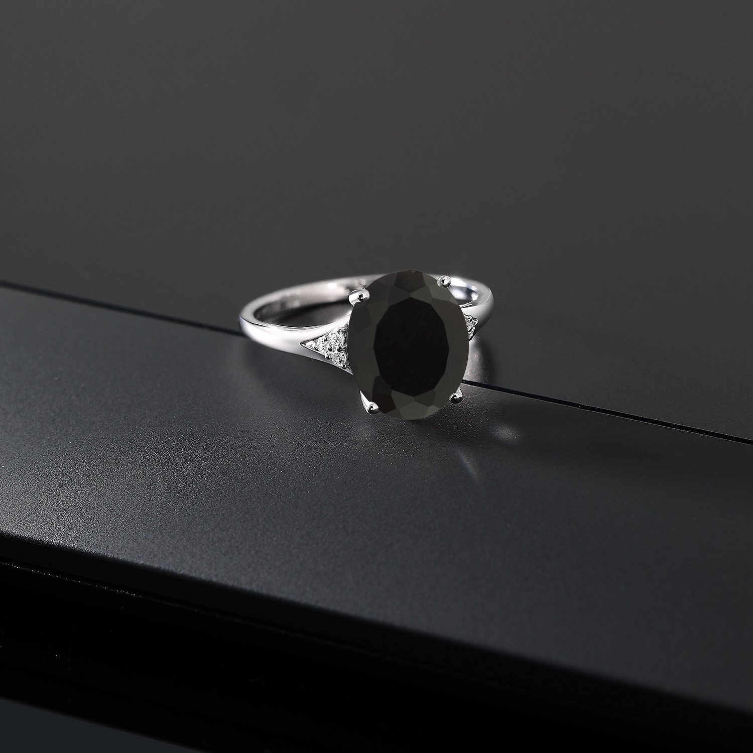 Gem Stone King 10K White Gold Black Onyx and White Diamond Engagement Ring For Women (3.07 Cttw Oval 11X9MM, Available in size 5, 6, 7, 8, 9)