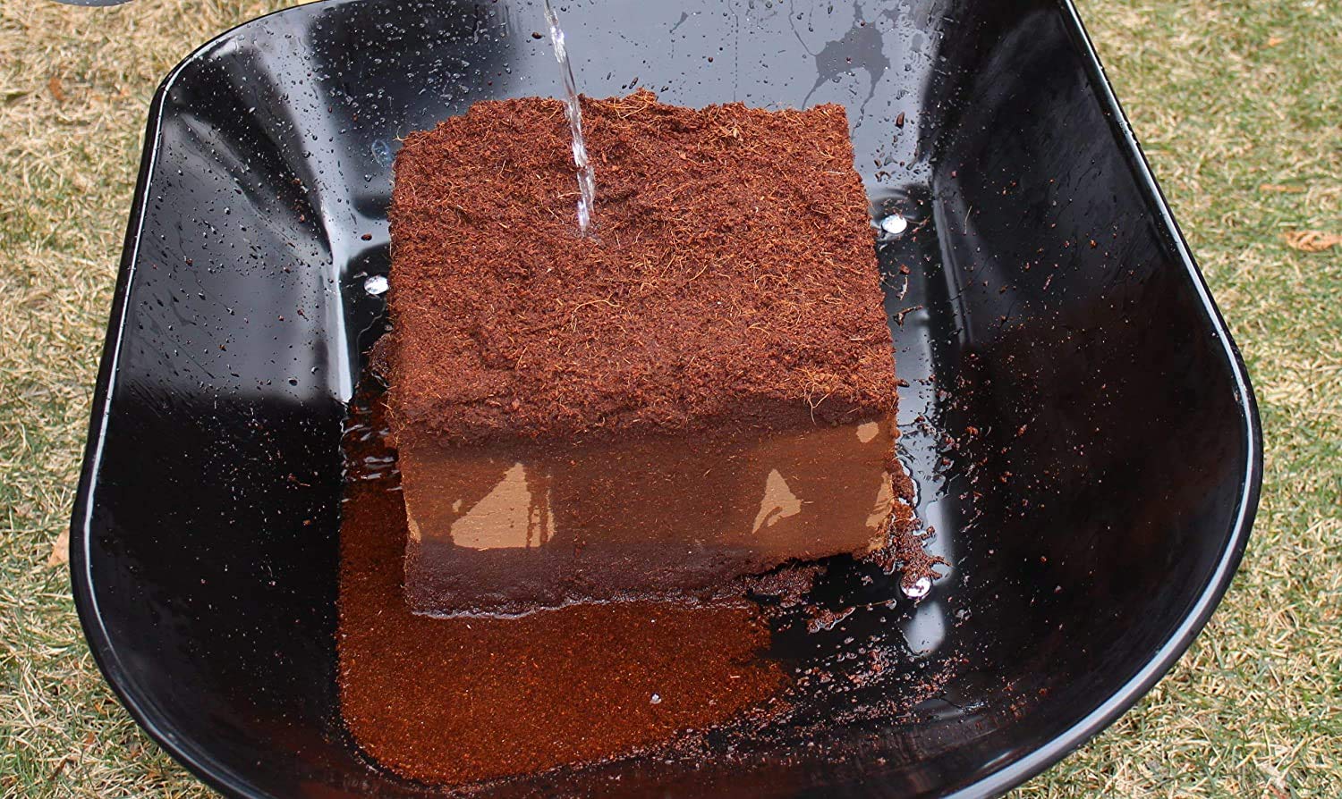 Kempf Compressed Coco Coir Pith Block, 10 Pound Block, Natural Potting Mix, Expands to 18 Gallons