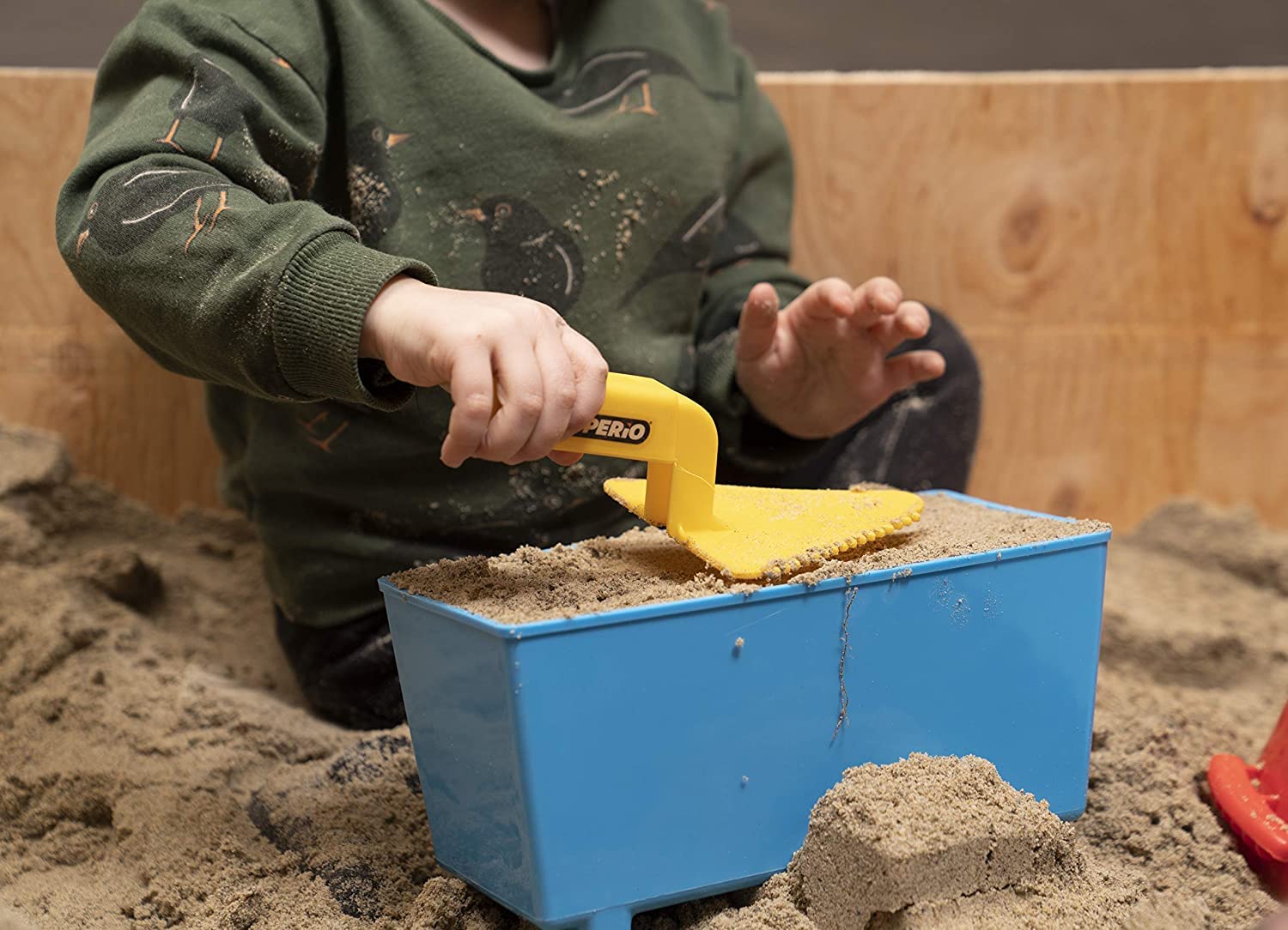 Superio Snow Brick Maker Igloo Snow Fort Building Kit Block Shaper and Toy Trowel, Sand Castle, Beach, Outdoor Winter Snow Toys for Kids