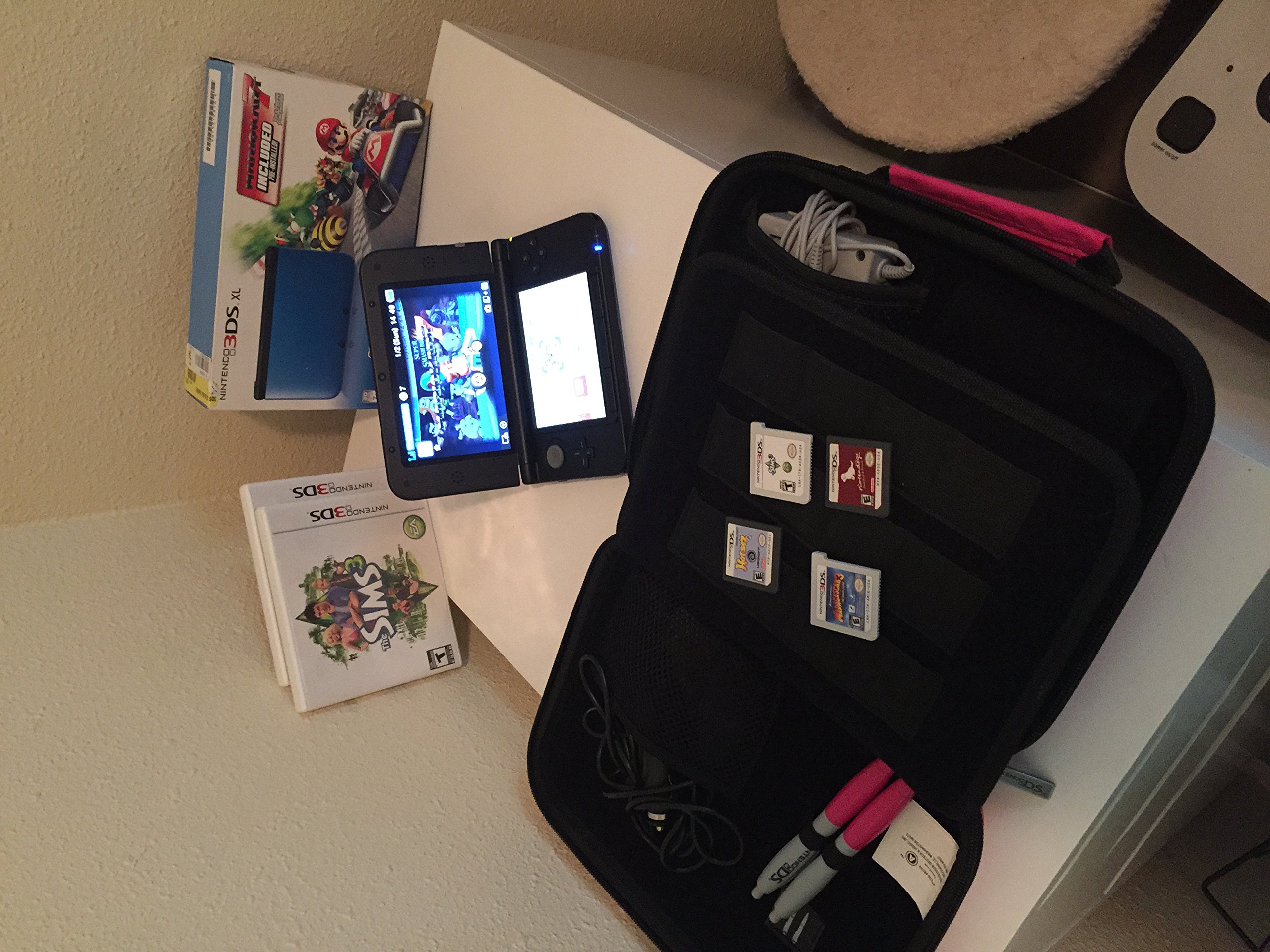 Nintendo 3DS XL - Blue/Black with Mario Kart 7 Pre-Installed