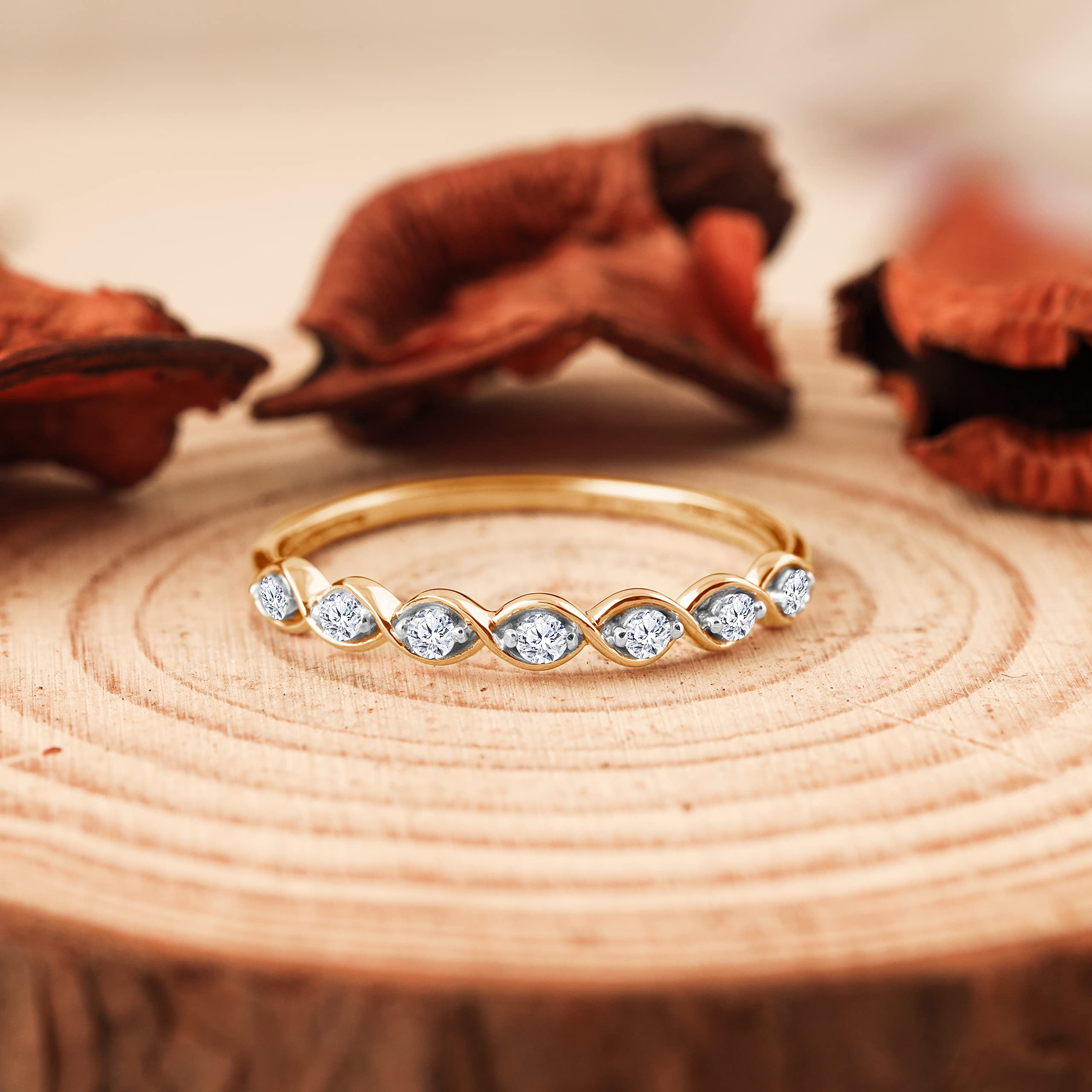 Elmas 1/10ct Round White Diamond 10K Yellow Gold Twisted Band Ring for Women