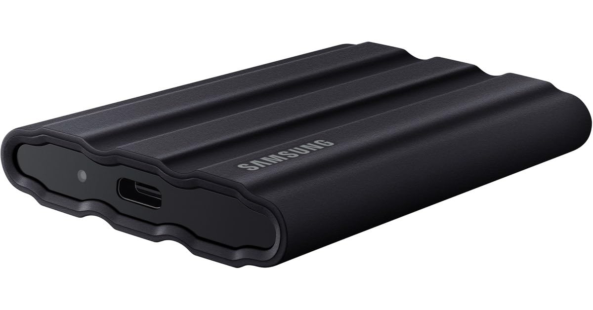 Samsung Portable SSD T7 Shield, 1TB, USB 3.2 Gen.2, 1050MB/s Read, 1000MB/s Write, Robust External Hard Drive Outdoor for Mac, PC and Smartphone, Black, MU-PE1T0S/EU