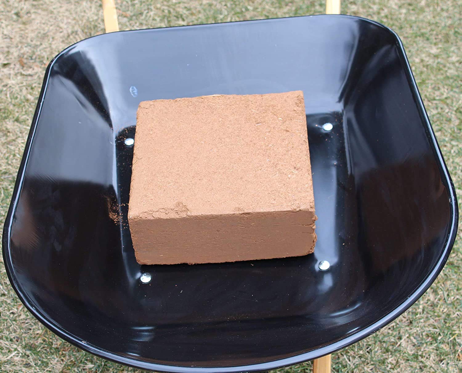Kempf Compressed Coco Coir Pith Block, 10 Pound Block, Natural Potting Mix, Expands to 18 Gallons