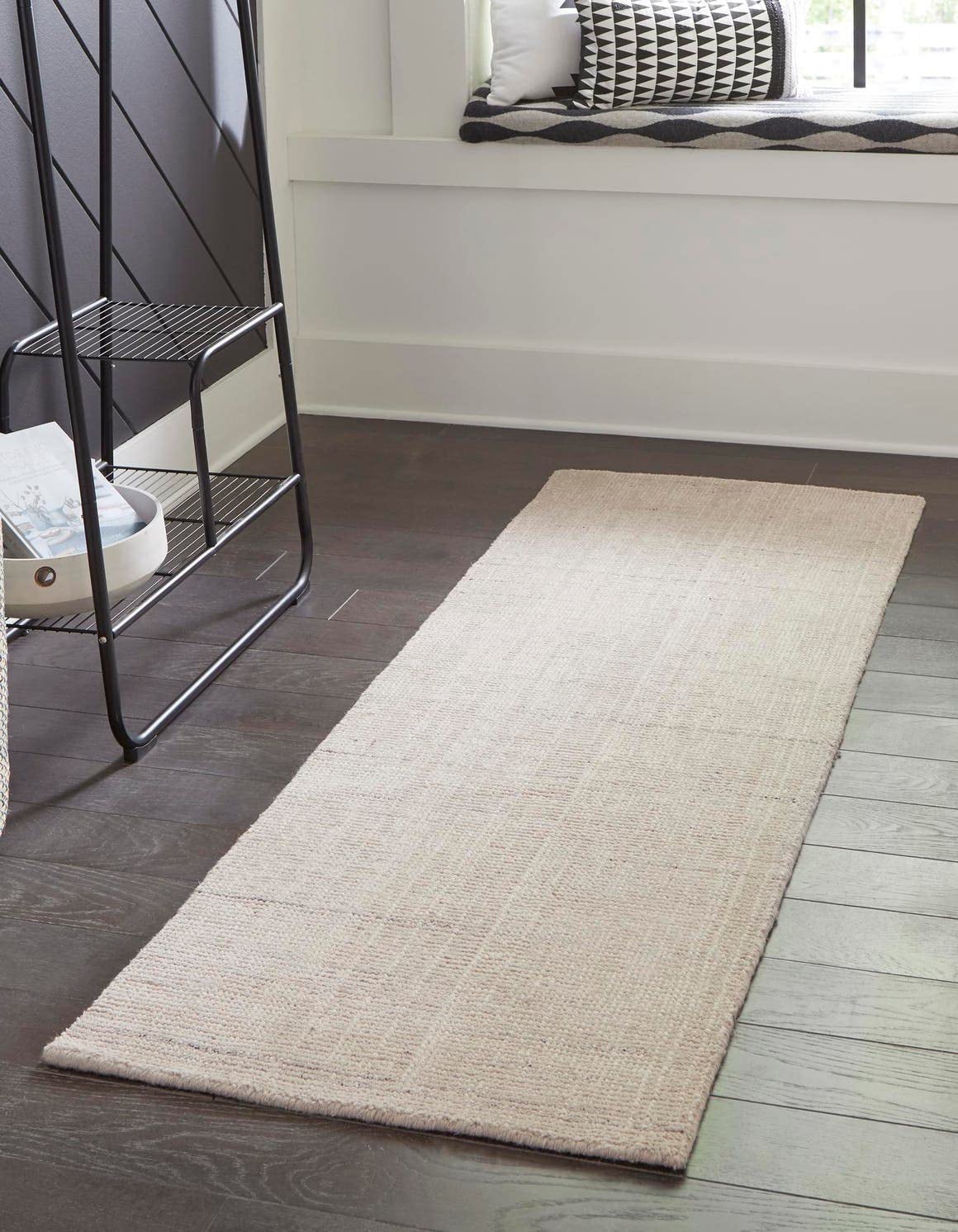 Unique Loom English Manor Collection Area Rug - Farmhouse (2' x 8' Runner, Vanilla Bean/ Ivory)