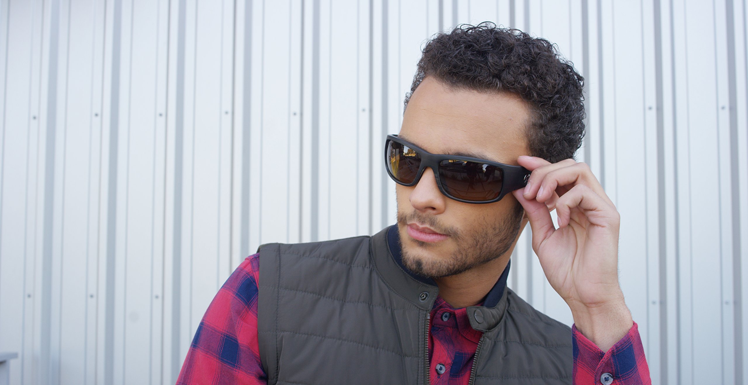 Eagle Eyes Wrap Around Sunglasses - Cozmoz Sports Sunglasses in Black Frame/Gradient Polarized Lens