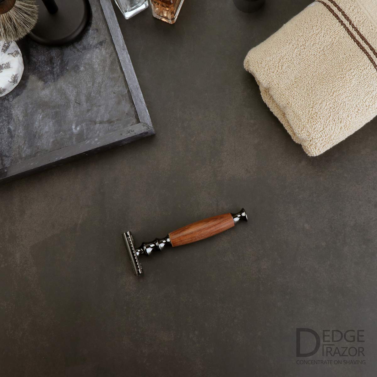 Dedge Classic 3-piece Double Edge Safety Razor with Long Natural Wooden Handle Shaving Razor