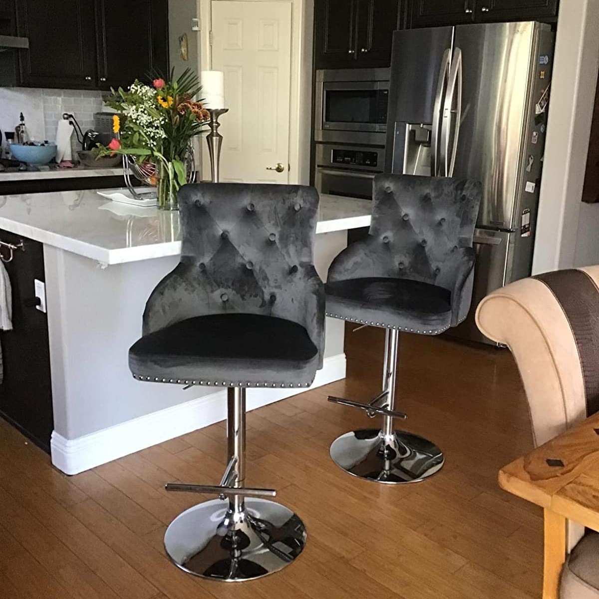 DMF Velvet Bar Stools Chairs with High Back Arms, Height Adjustable in Kitchen Dining Counter Room Fabric Barstools (Sliver Base, Grey)