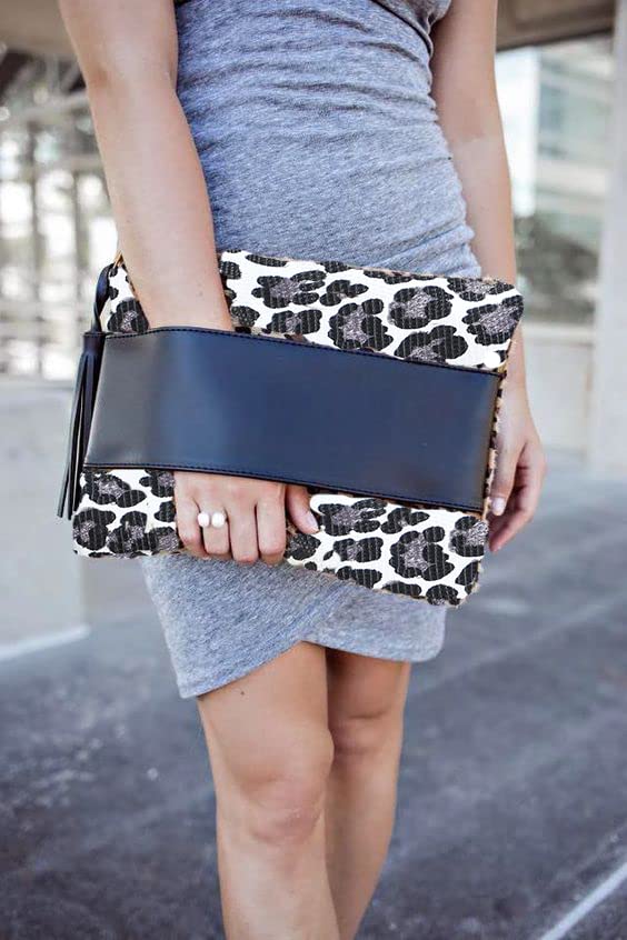 FASHLANLIKA Clutch Purses for Women Wristlet Purse Leopard Print Handbag Clutch Wristlet Bag (Black)