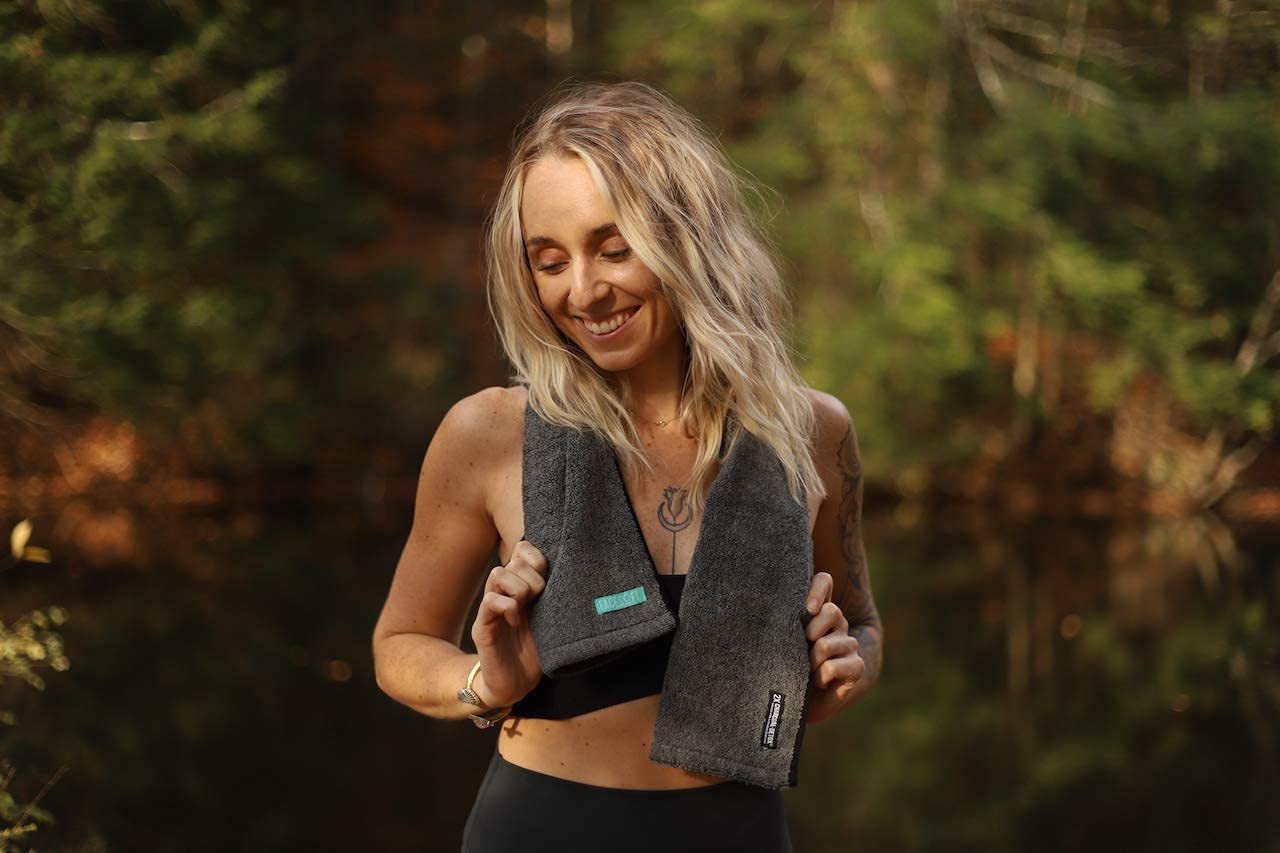 FACESOFT 2X Pro Charcoal Detox Sweat Towel - Double Activated Charcoal for Deeper Detox - Absorbent Cotton Exercise Towel - No Synthetic Microfibers - Sweat Towel for Gym and Sports - Beauty - 1 Pc