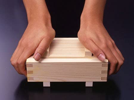 EDOYA Hinoki Wood Sushi Press Mold Oshizushi Made in Japan Vertical Cut (7 x 4 inch)
