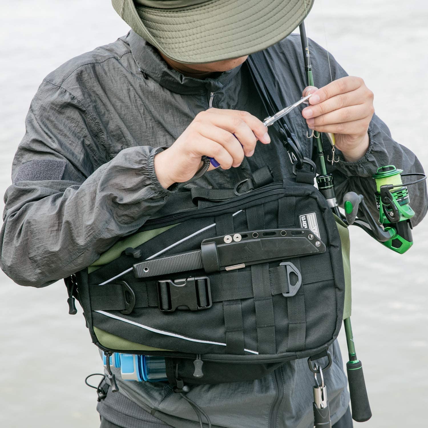 Ghosthorn Fishing Backpack Tackle Bag with Spinning Fishing Reel GT 2000 for Saltwater and Freshwater