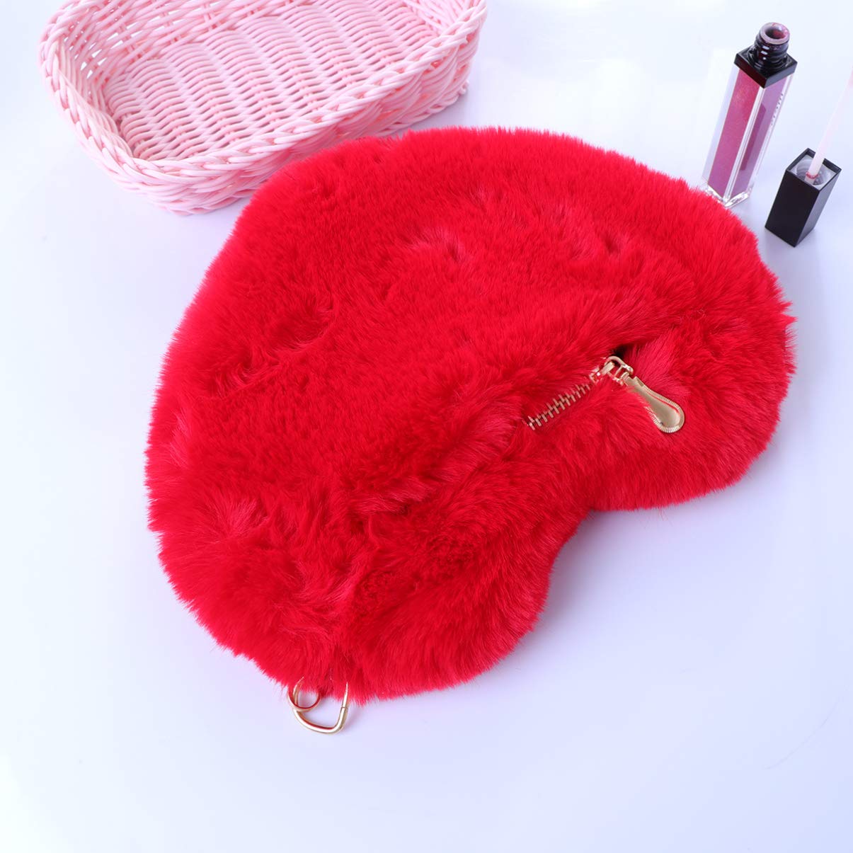 TENDYCOCO Heart Shaped Clutch Purse Faux Fur Shoulder Bag Crossbody Bag Fluffy Handbag