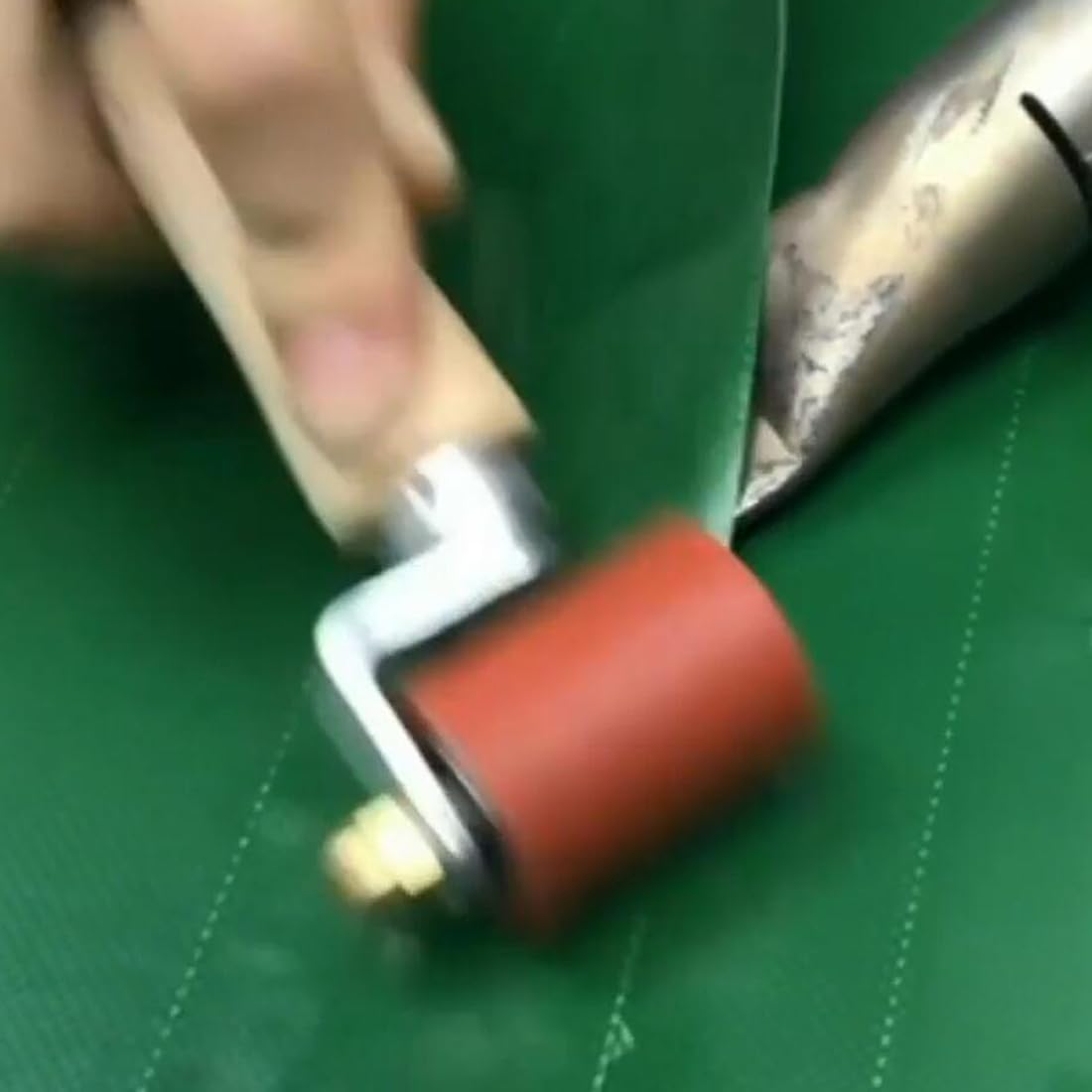 ๐๐ฎ๐จ ๐ค๐ Heavy Duty Silicone Seam Roller - 40mm Sound Deadening Silicone Hand Rollers with 6mm Brass Detail Penny Roller Used for PVC/Tpo/Epdm Single Ply Roofing Tape