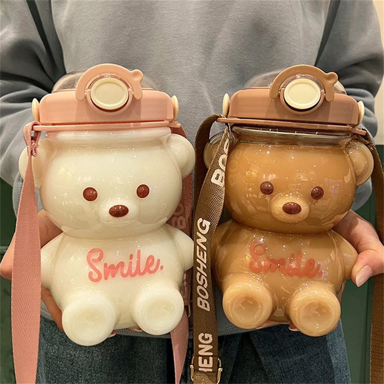 Kawaii Bear Straw Bottle, Cartoon Kids Water Bottle Bpa Free with Straw and Built in Carrying Loop, Adjustable & Removable Shoulder Strap, Made of Durable Plastic, Leak-Proof Design for Travel