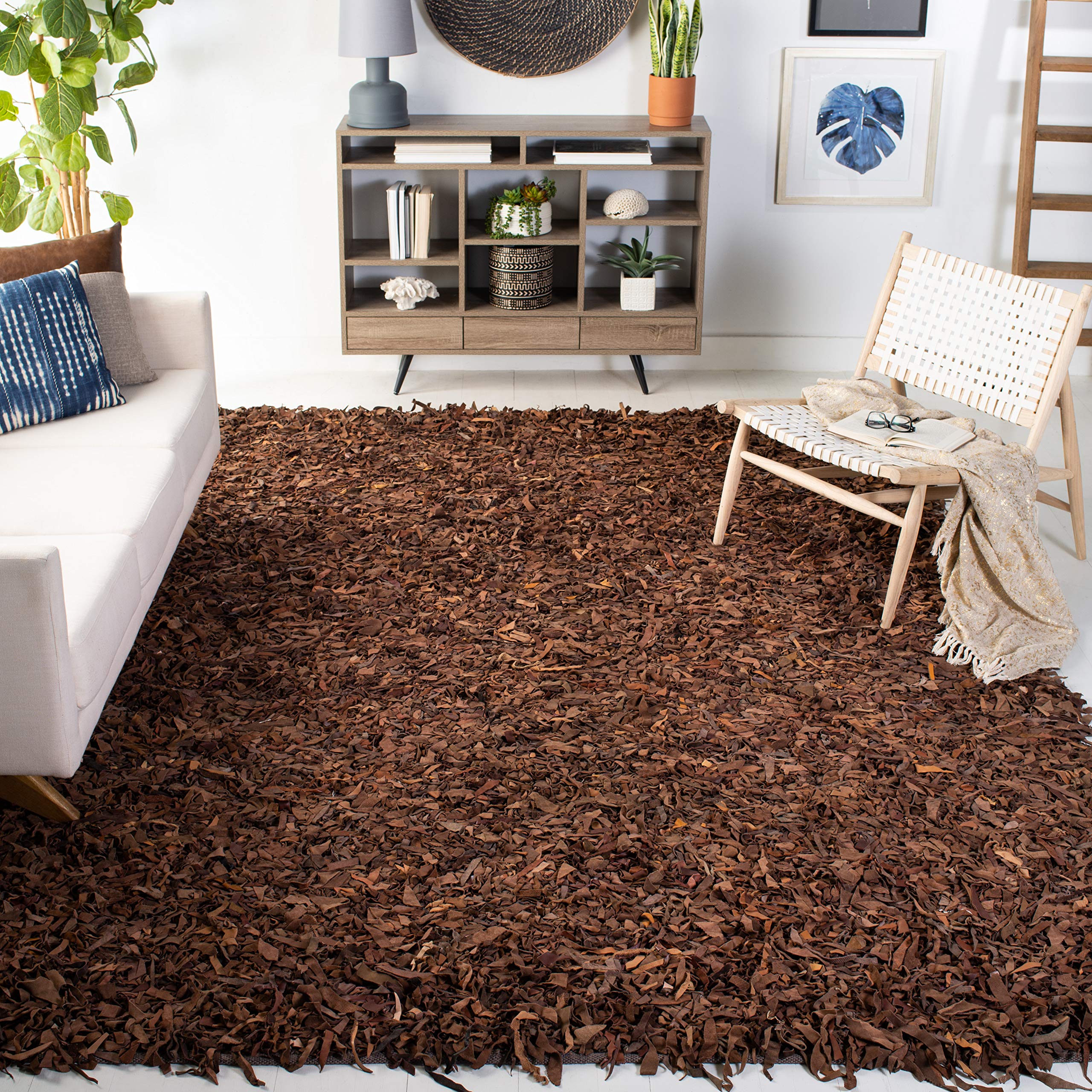 SAFAVIEH Leather Shag Collection Area Rug - 6' x 9', Saddle, Hand-Knotted Modern Leather, Ideal for High Traffic Areas in Living Room, Bedroom (LSG511B)