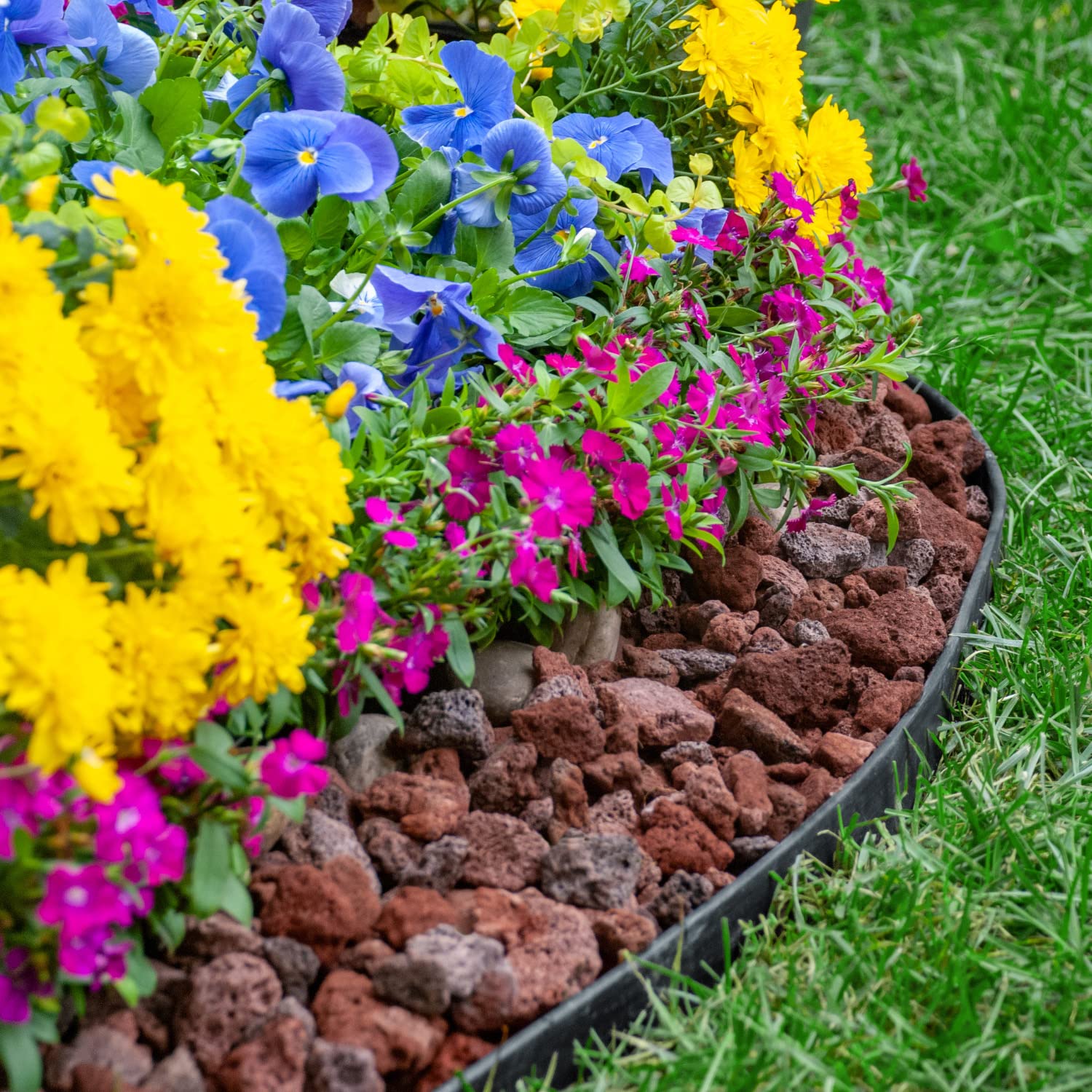 EasyFlex Heavy Duty No-Dig Landscape Edging - 50' Kit, Black