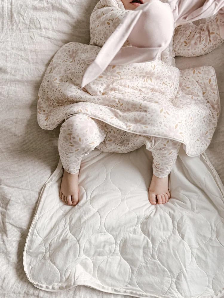 GUNAMUNA Unisex Baby Long-Sleeve Wearable Sleep Bag, 1.0 TOG, Ultra Soft Rayon, Baby Shower Present, Twinkle, 3-9 Months