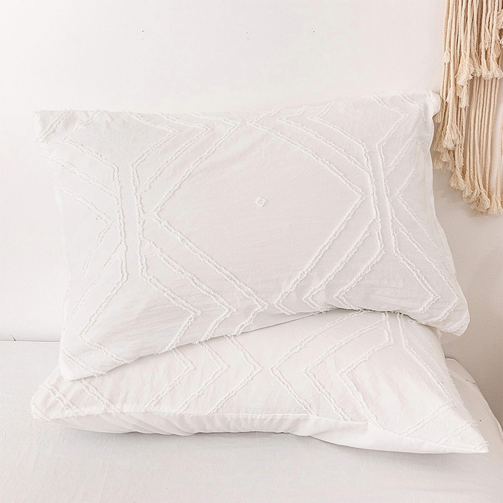 Rvciby Women White Boho Duvet Cover Queen,3PCS Soft Microfiber Bedding Set,Boho Textured,Rhombus Geometric Pattern Duvet Cover with Corner Ties & Zipper Closure (90"x90"-1 Duvet Cover,2 Pillow Cases)