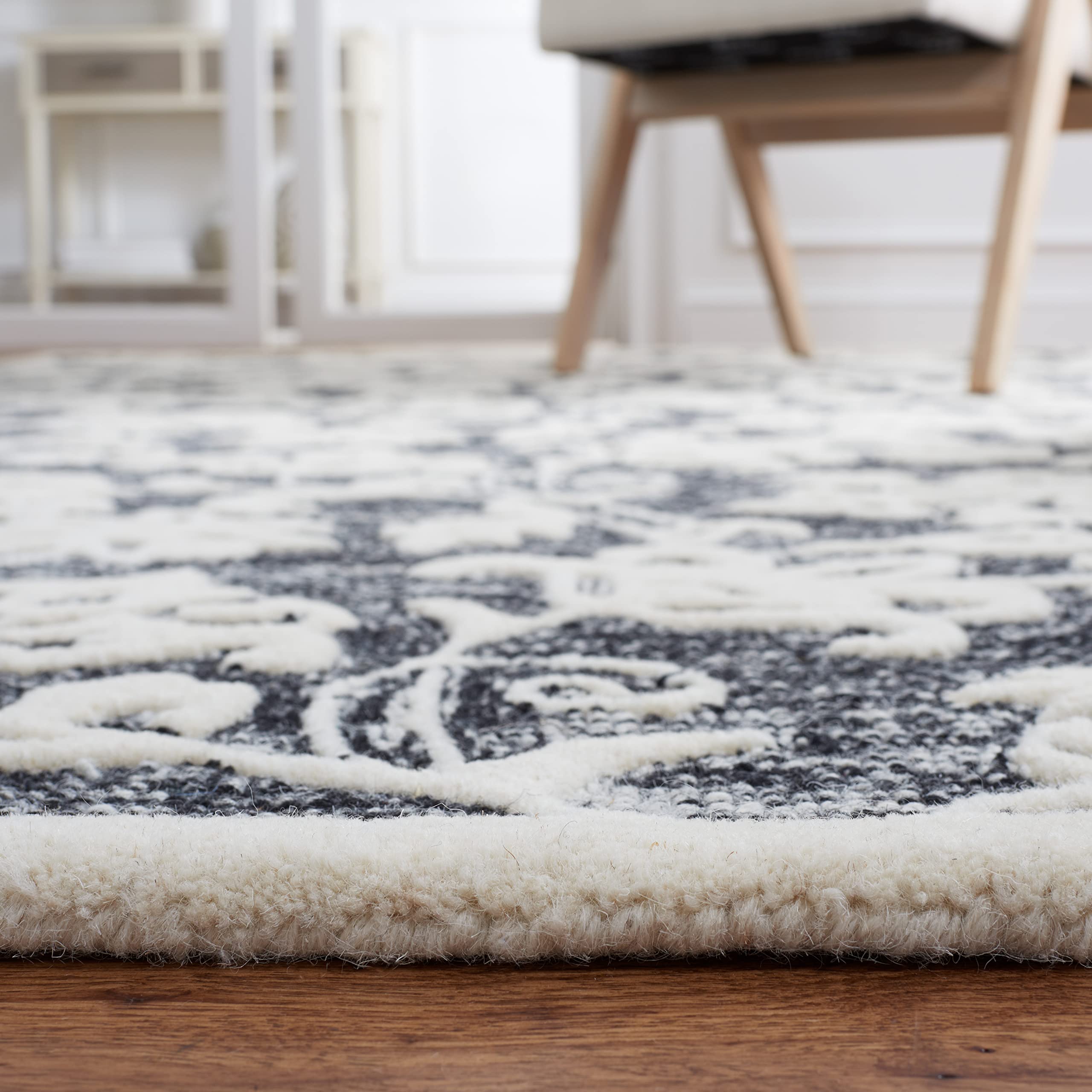 SAFAVIEH Metro Collection 6' Square PinkIvory MET853U Handmade Premium Wool Living Room Dining Bedroom Area Rug