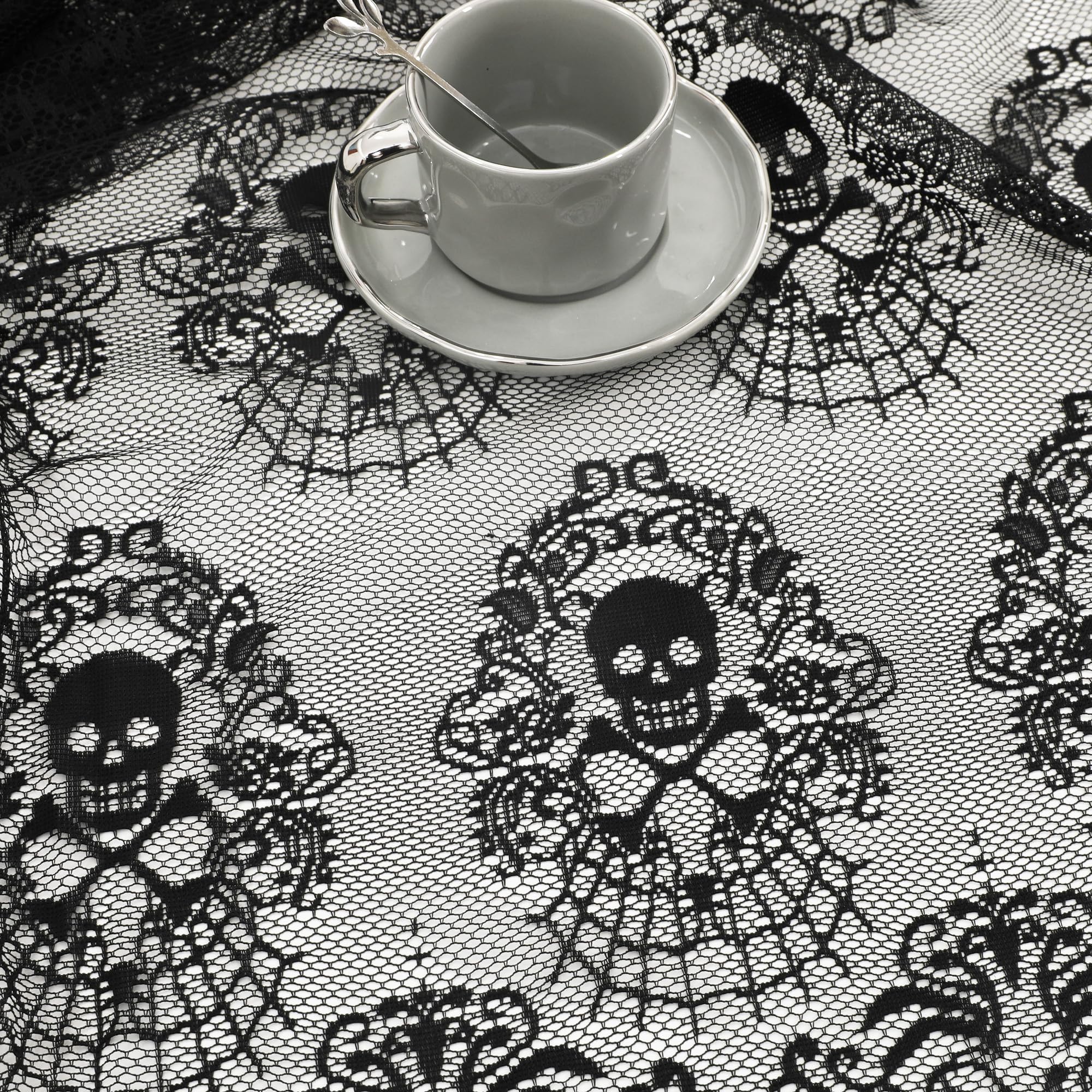 OWENIE Halloween Tablecloth, Skull Lace Fabric Tablecloths with Tassel, Black Pumpkin Table Cloths Table Cover for Rectangle Tables for Parties Gothic Halloween Home Decorations, 52x52 Inch