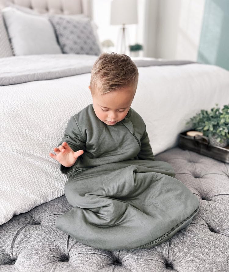GUNAMUNA Unisex Baby Long-Sleeve Wearable Sleep Bag, 1.0 TOG, Ultra Soft Rayon, Baby Shower Present, Twinkle, 3-9 Months