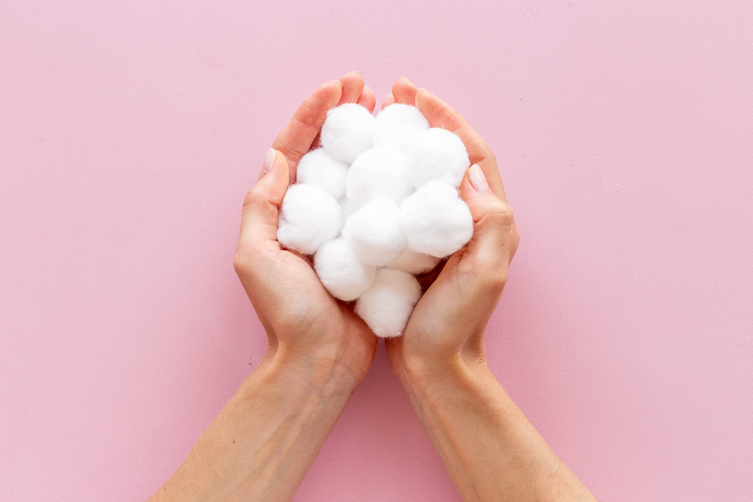 DecorRack 100 Cotton Balls, 100% Pure Cotton for Nail Polish and Make-Up Removal, Applying Oil Lotion or Powder, Perfect for Multi-Purpose Use, Soft and Absorbent (100 Count)