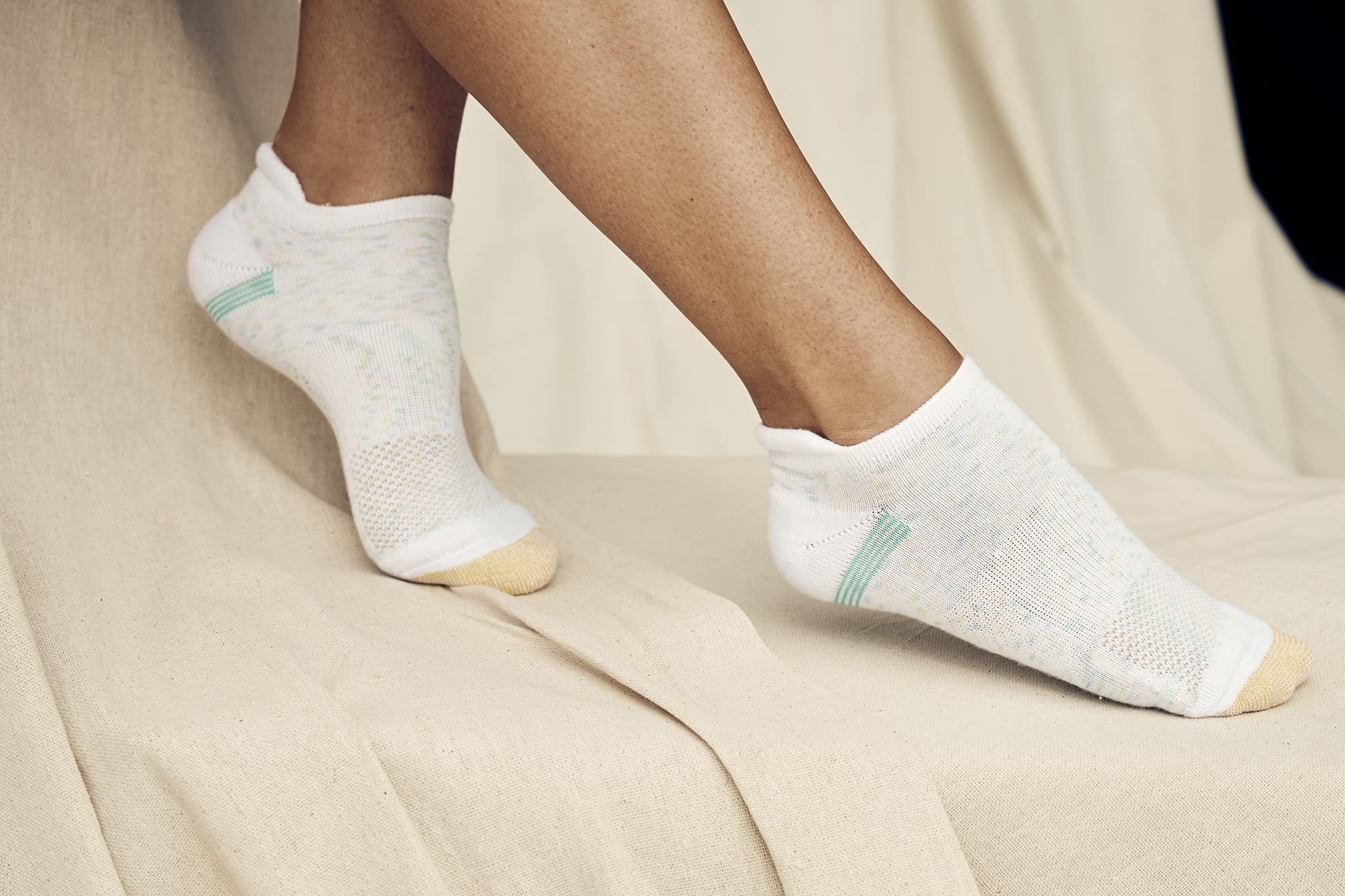 GOLDTOE Women's Vacay Cushion Tab Socks, 6-Pairs, White/Grey Assorted, Medium