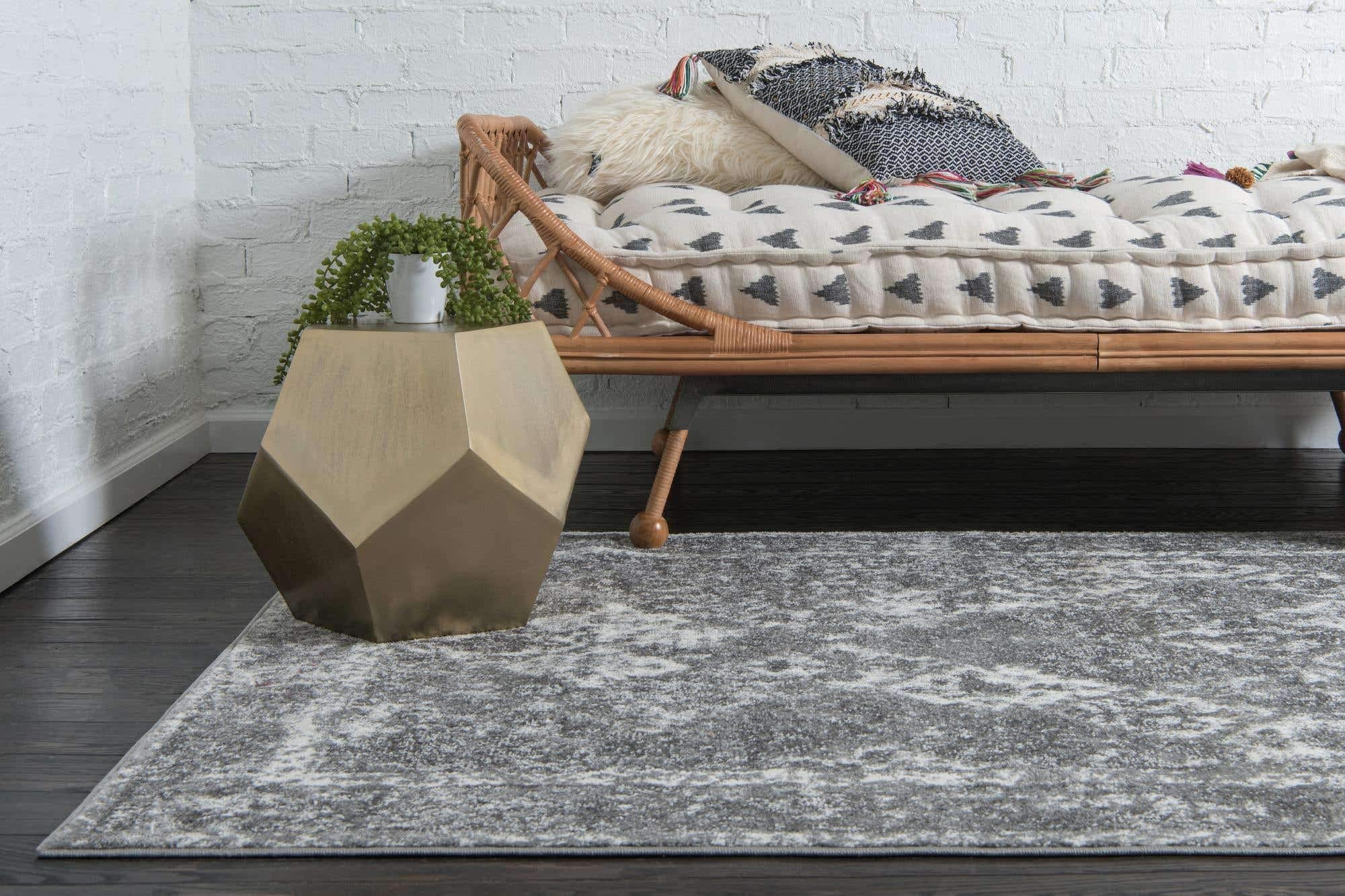 Unique Loom Rosso Collection Vintage, Traditional, Bohemian, Geometric, Distressed, Southwestern Area Rug, 4' 0" x 6' 0", Gray/Ivory