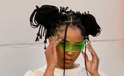 zeroUV 80s Futuristic Cyclops Cyberpunk Visor Sunglasses with Translucent Lens (Green)