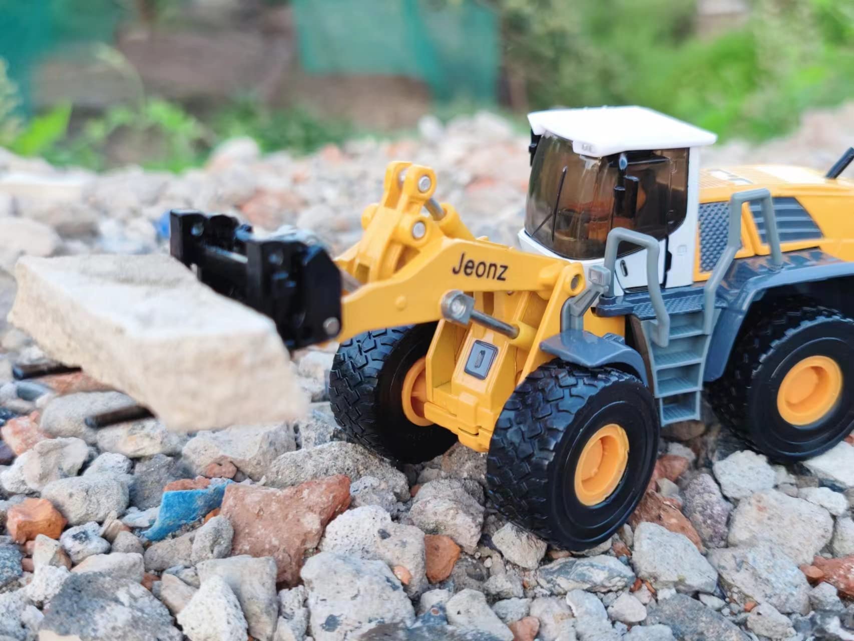 Jeonz 1/50 Scale Forklift Truck Front Wheel Loader Toy Metal Construction Vehicles Diecast Loader Model
