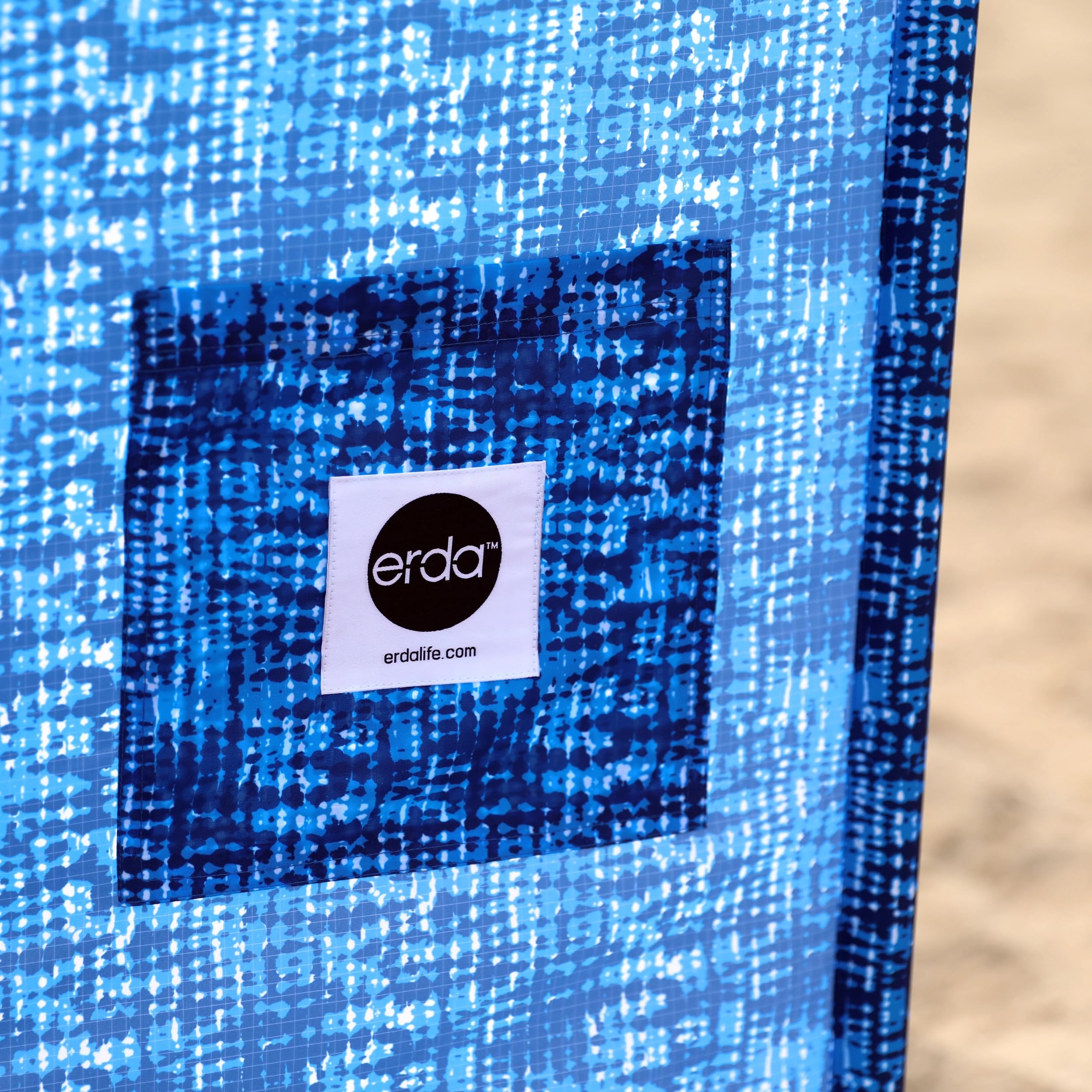erda Tide Dye Pro Beach Recycled Polyester Rip-Stop 20 ft Lightweight Windscreen, Privacy Screen, Wind Blocker, Free Matching Shoulder Bag (New Mahogany Wood Poles)